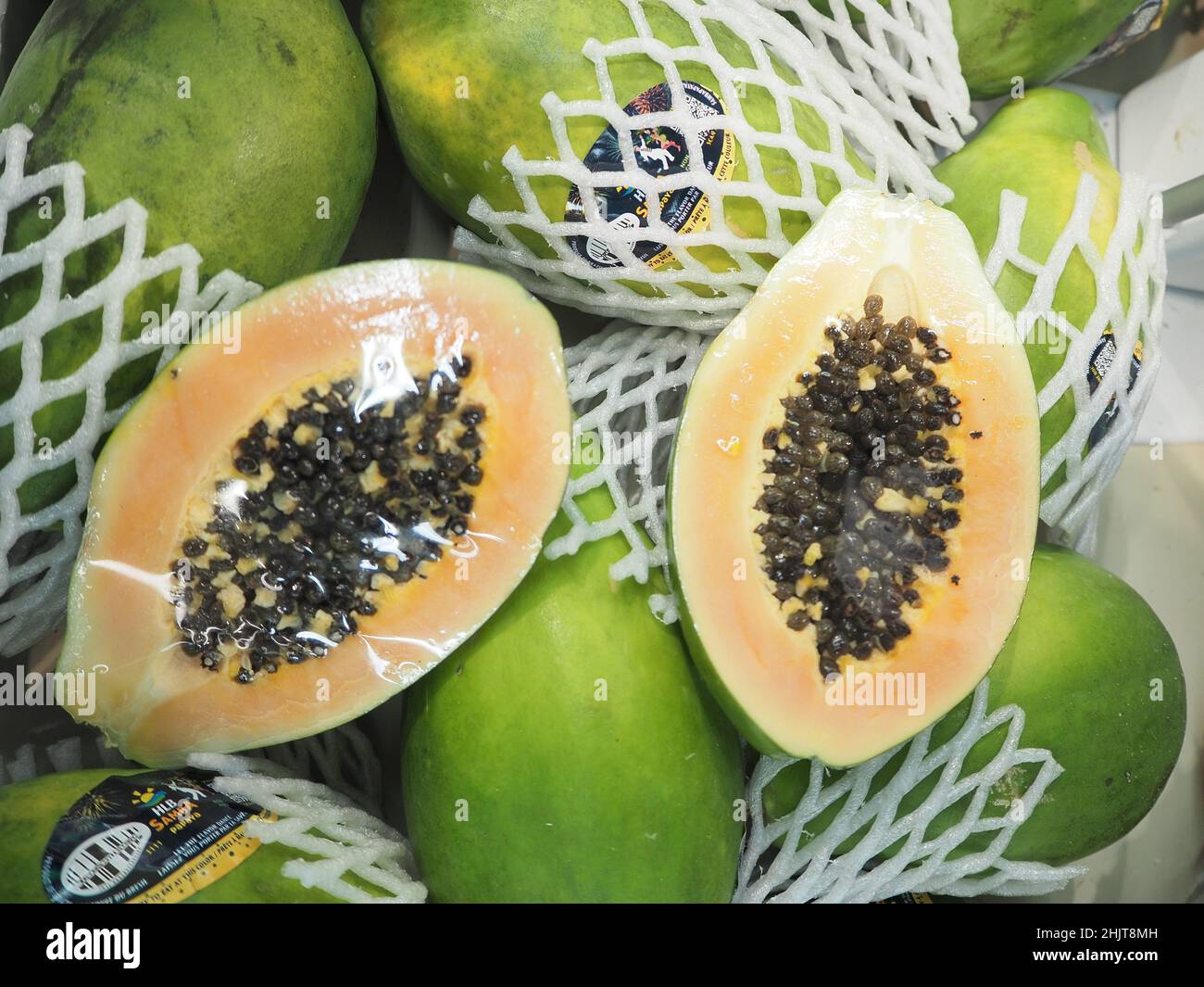 Fruit showcase hi-res stock photography and images - Alamy