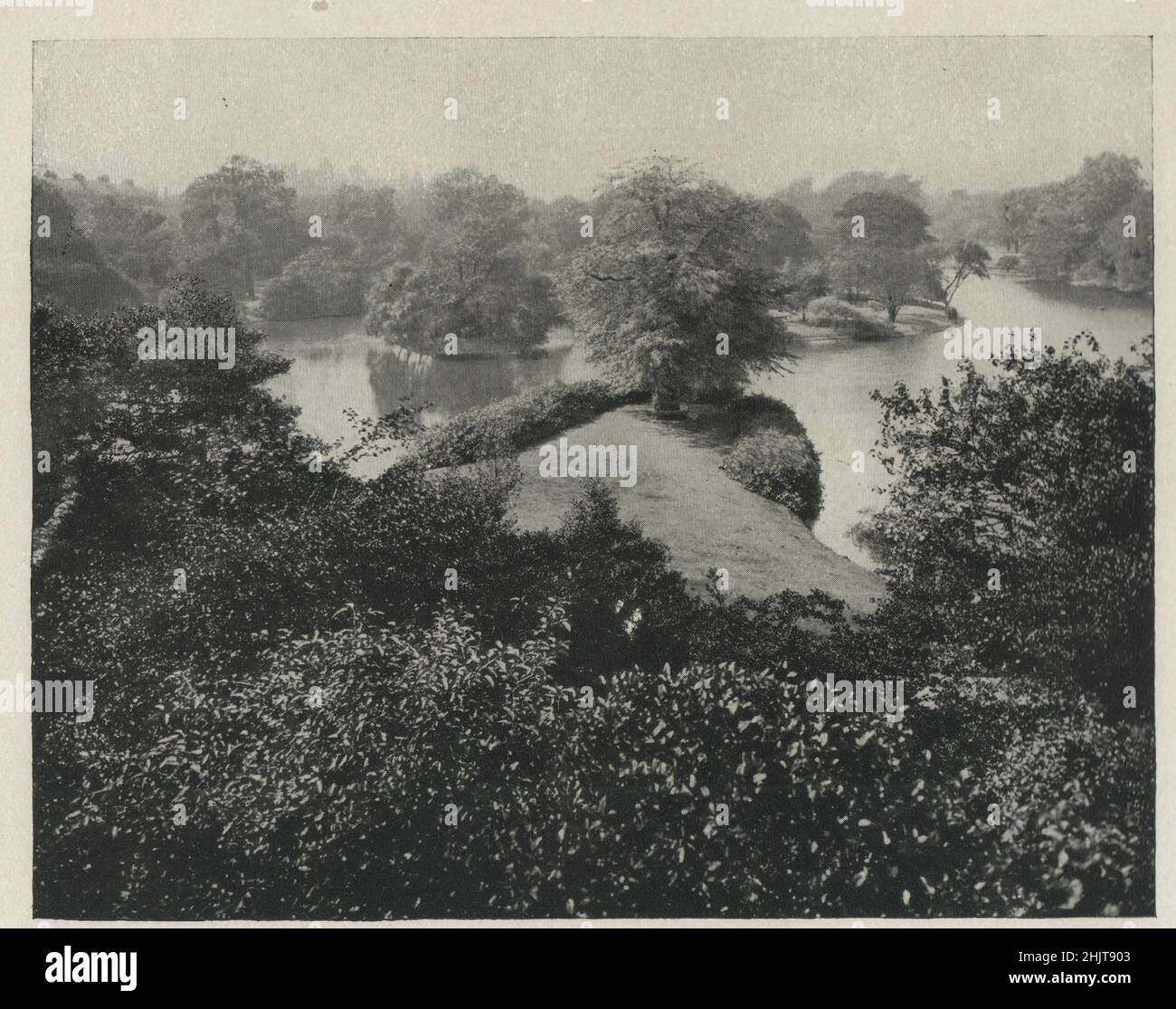 In the grounds, Buckingham Palace. London (1913 Stock Photo - Alamy