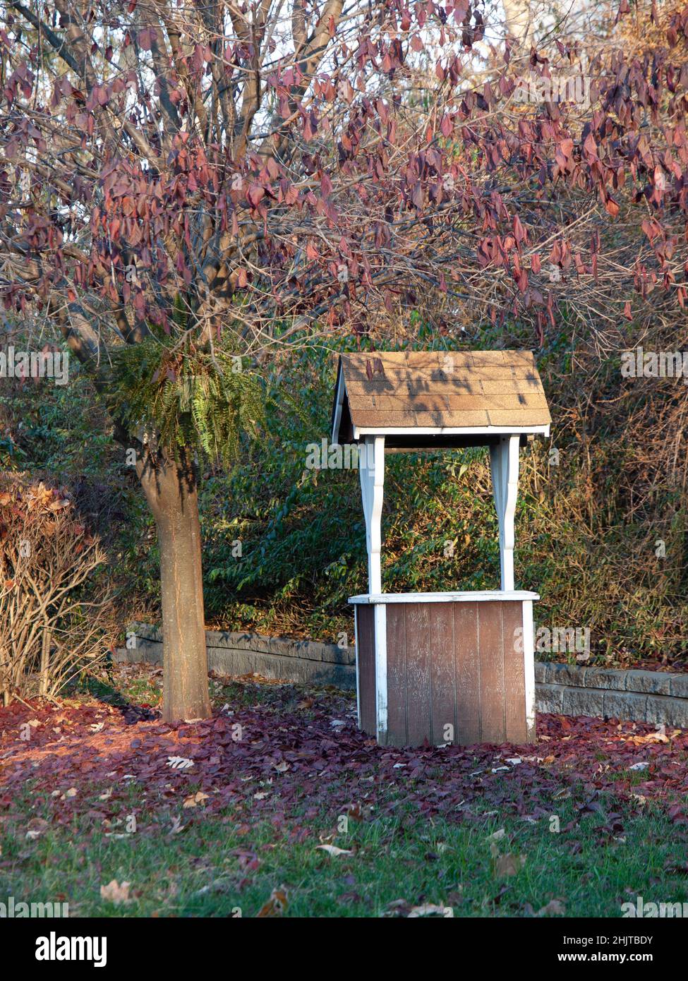Deep well yard hi-res stock photography and images - Alamy