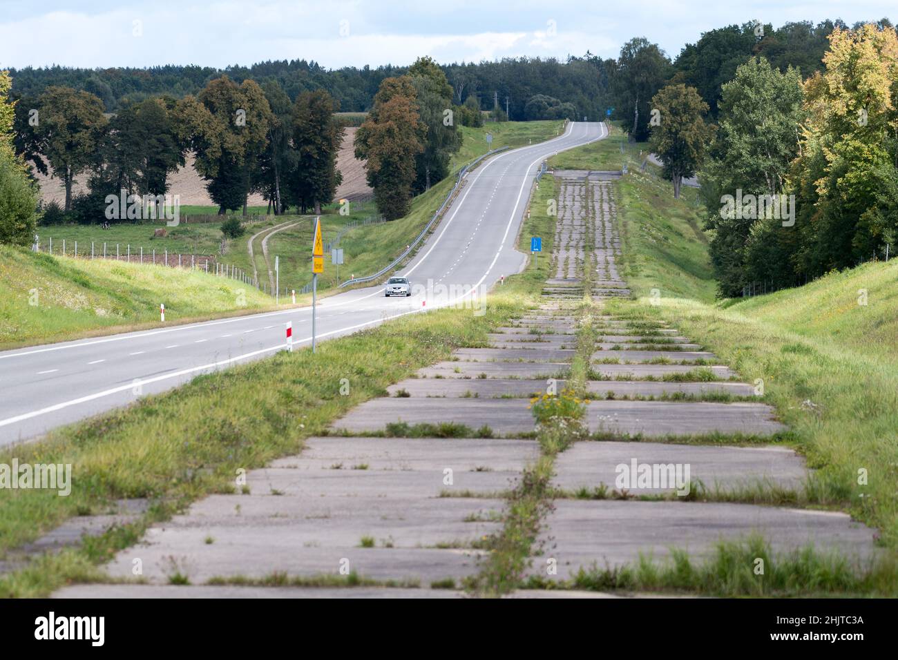 Today Expressway S22, section of the unfinished Reichsautobahn Berlin ...