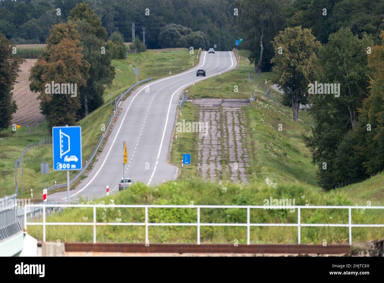 Today Expressway S22, section of the unfinished Reichsautobahn Berlin ...