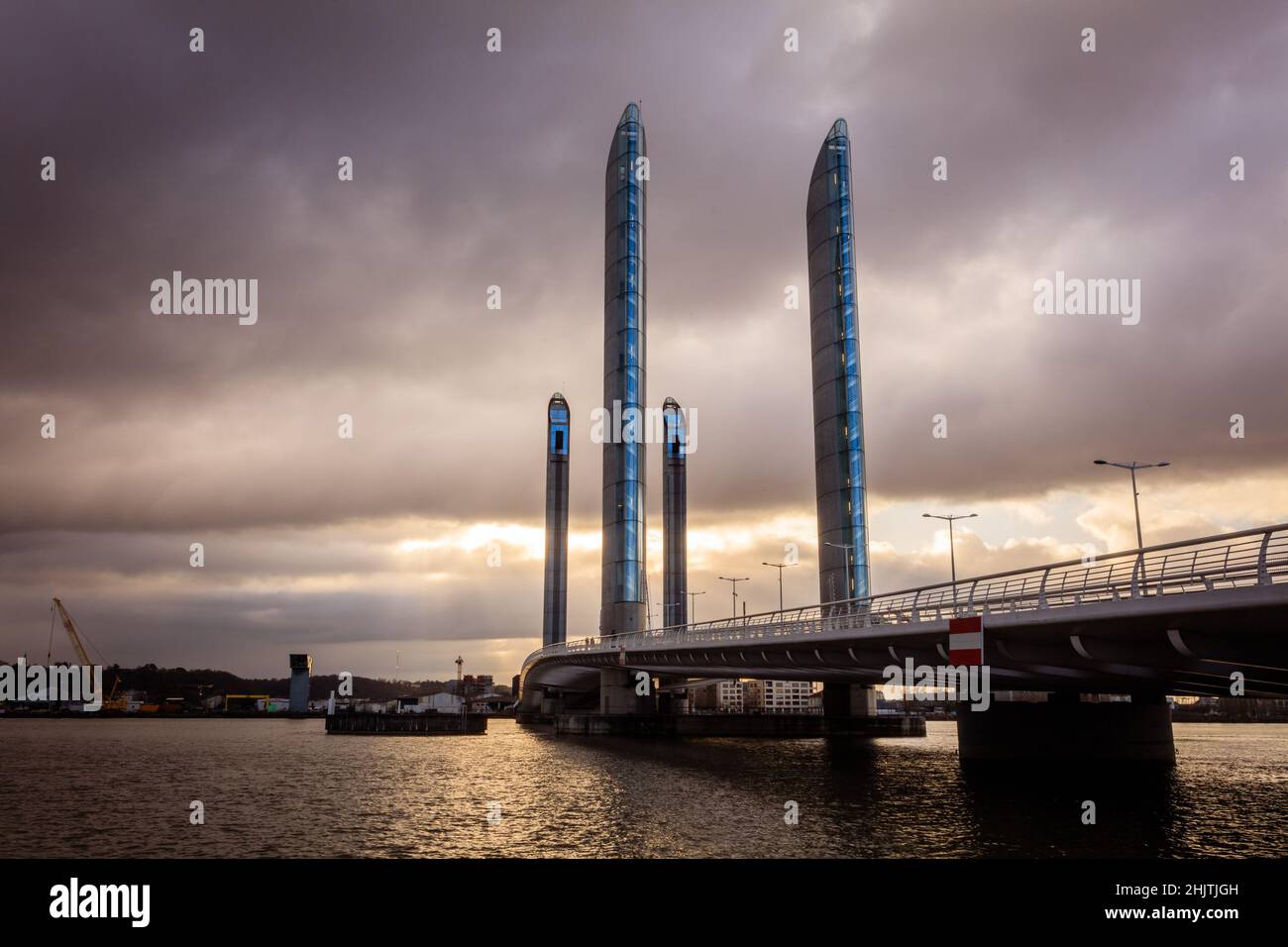 The Pont Jacques Chaban Delmas is a vertical lift bridge over the ...