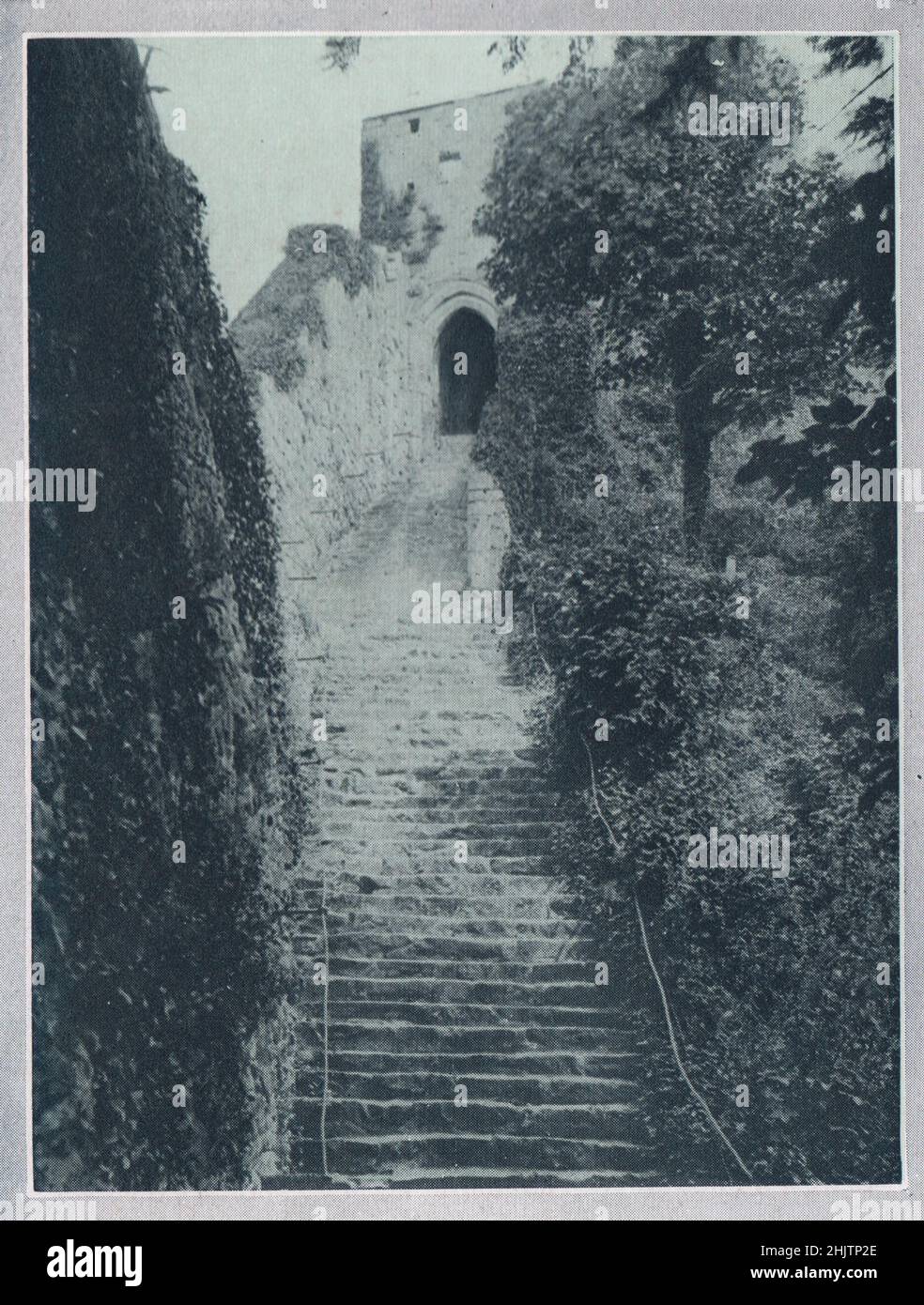 Castle keep illustration hi-res stock photography and images - Alamy