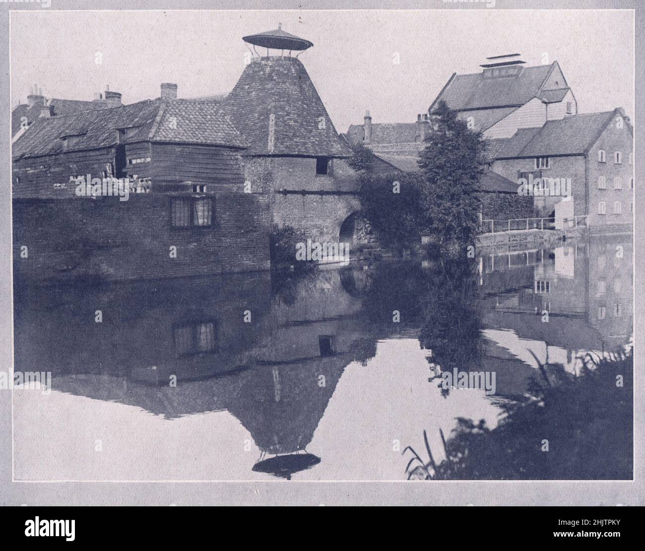 An Old Malt-house at Ware. Hertfordshire (1913 Stock Photo - Alamy