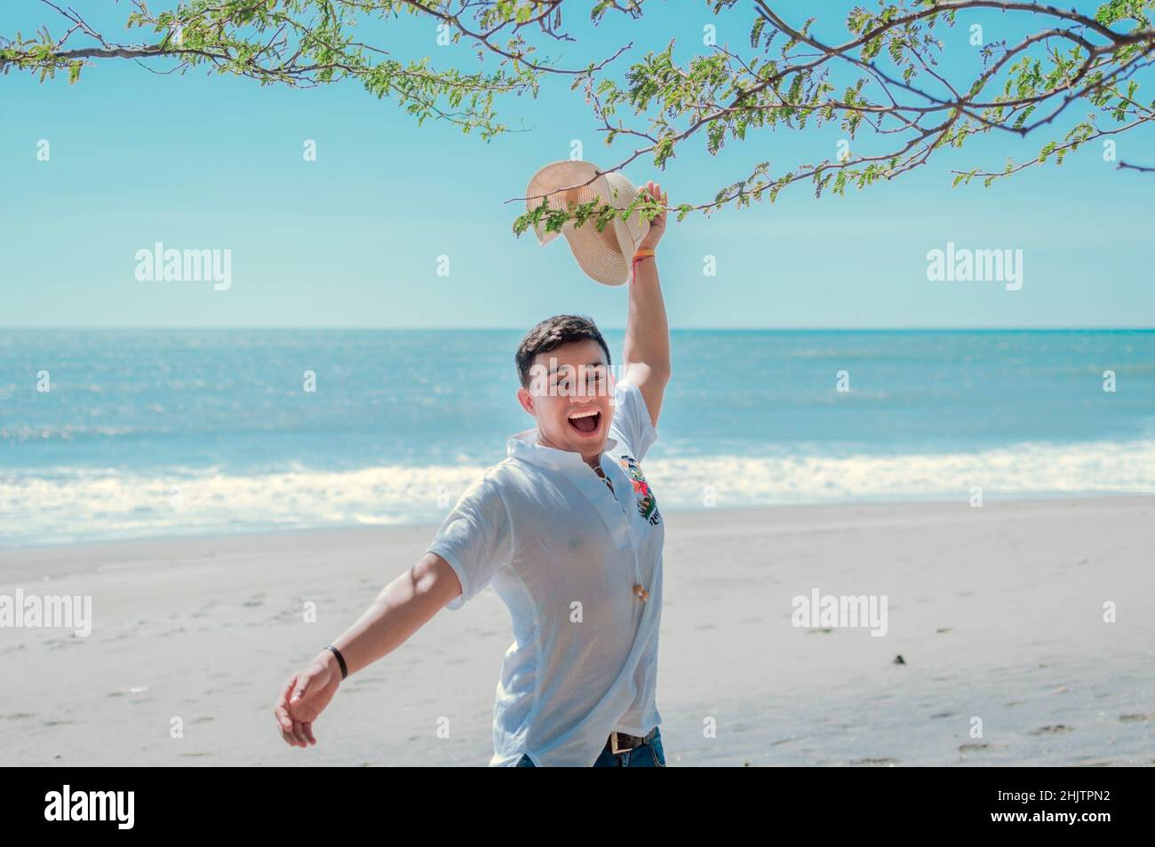 Man on vacation hi-res stock photography and images - Alamy