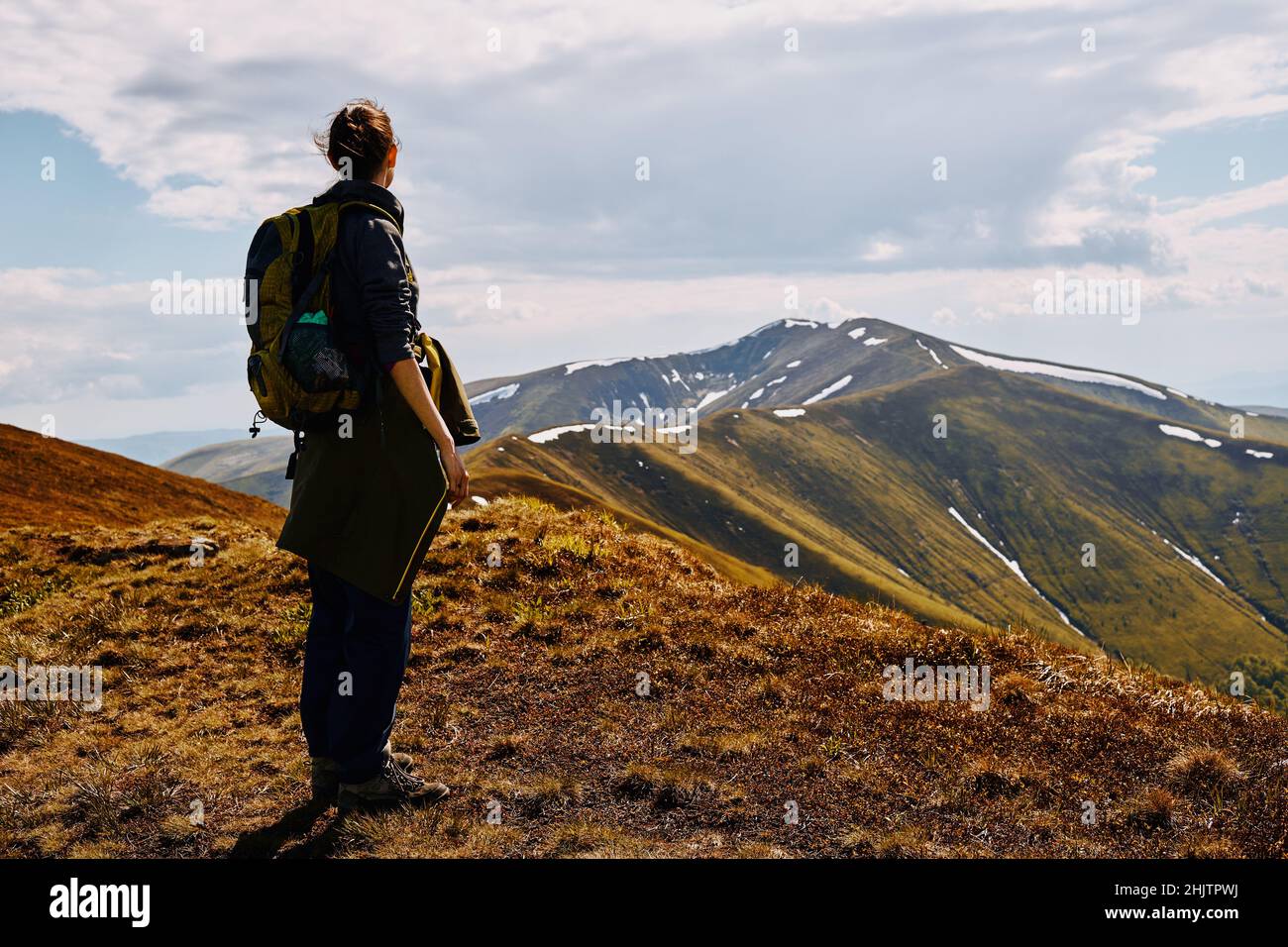Silhouette young woman traveler hi-res stock photography and images - Alamy