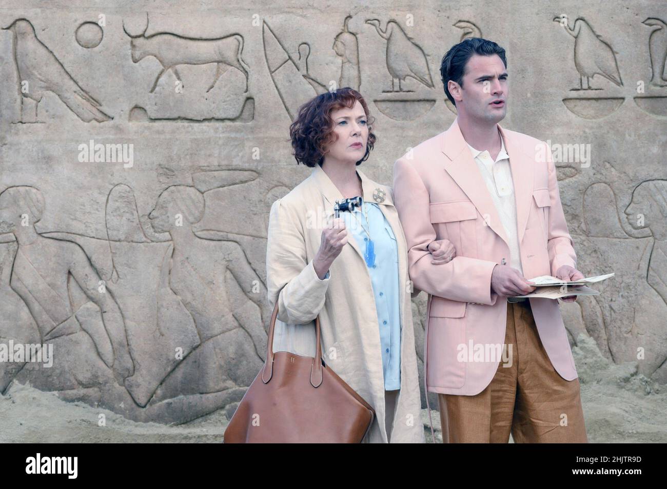 DEATH ON THE NILE, from left: Annette Bening, Tom Bateman, 2020. ph ...