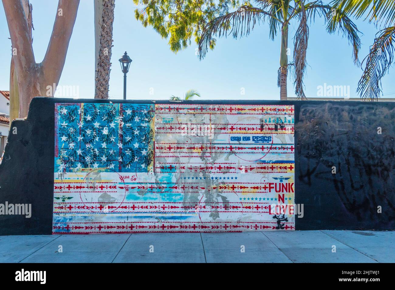 American flag mural hi-res stock photography and images - Alamy
