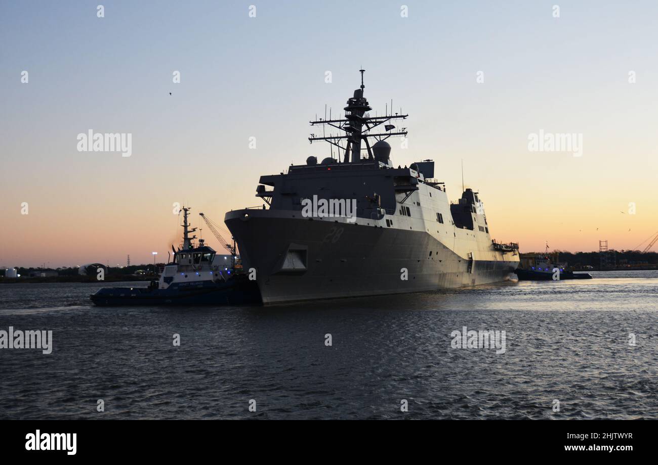 PASCAGOULA, Miss. - The future USS Fort Lauderdale (LPD 28) departed ...