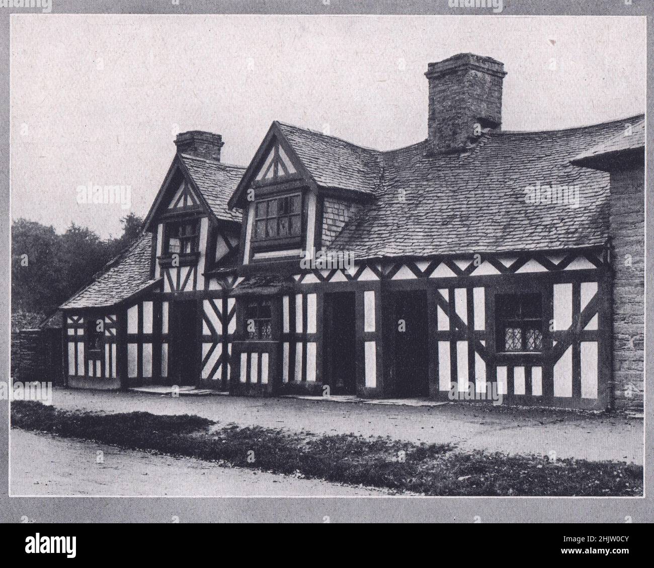 Old Houses at Machynlleth. Montgomeryshire (1913 Stock Photo - Alamy