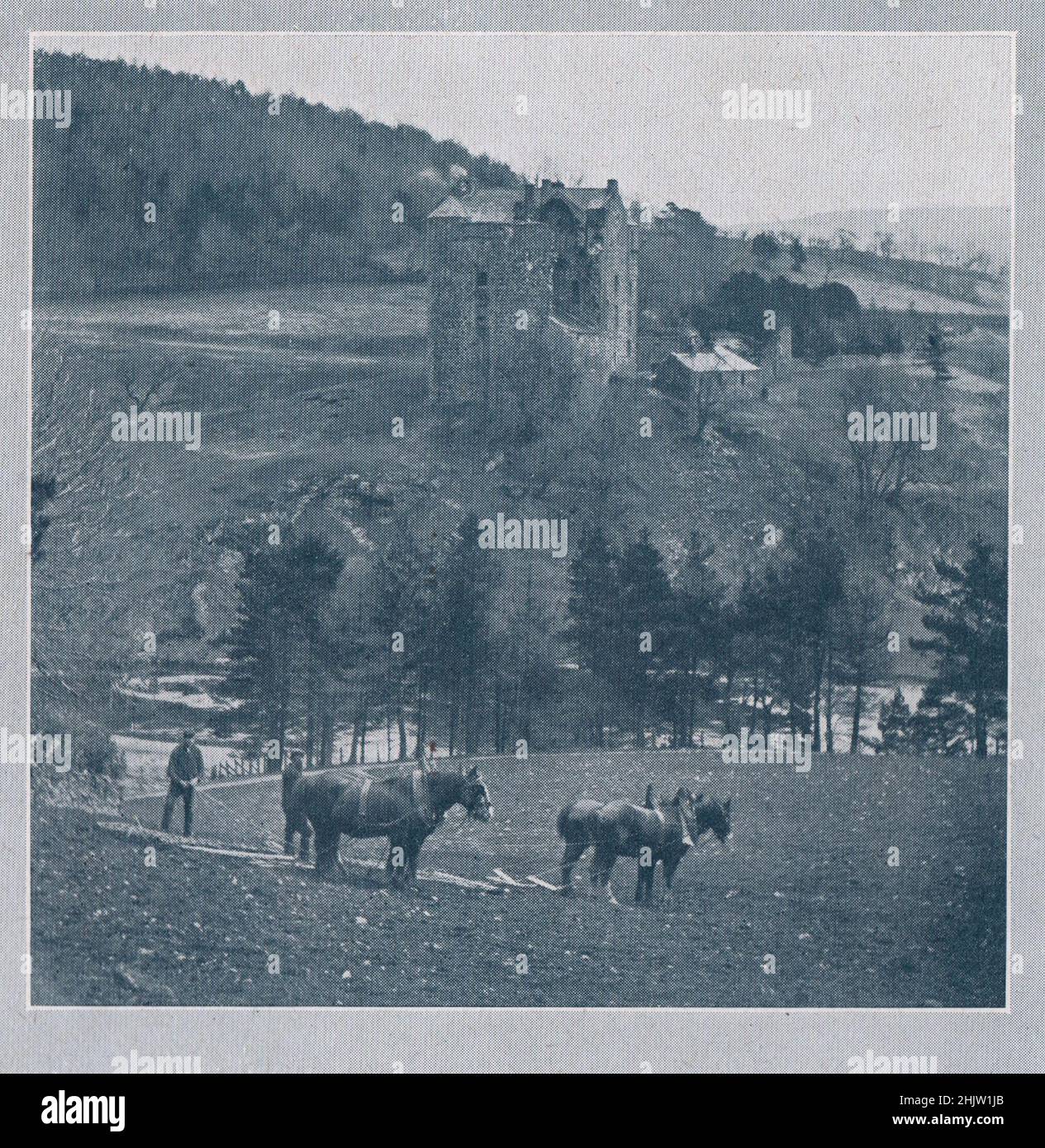 Neidpath castle hi-res stock photography and images - Alamy