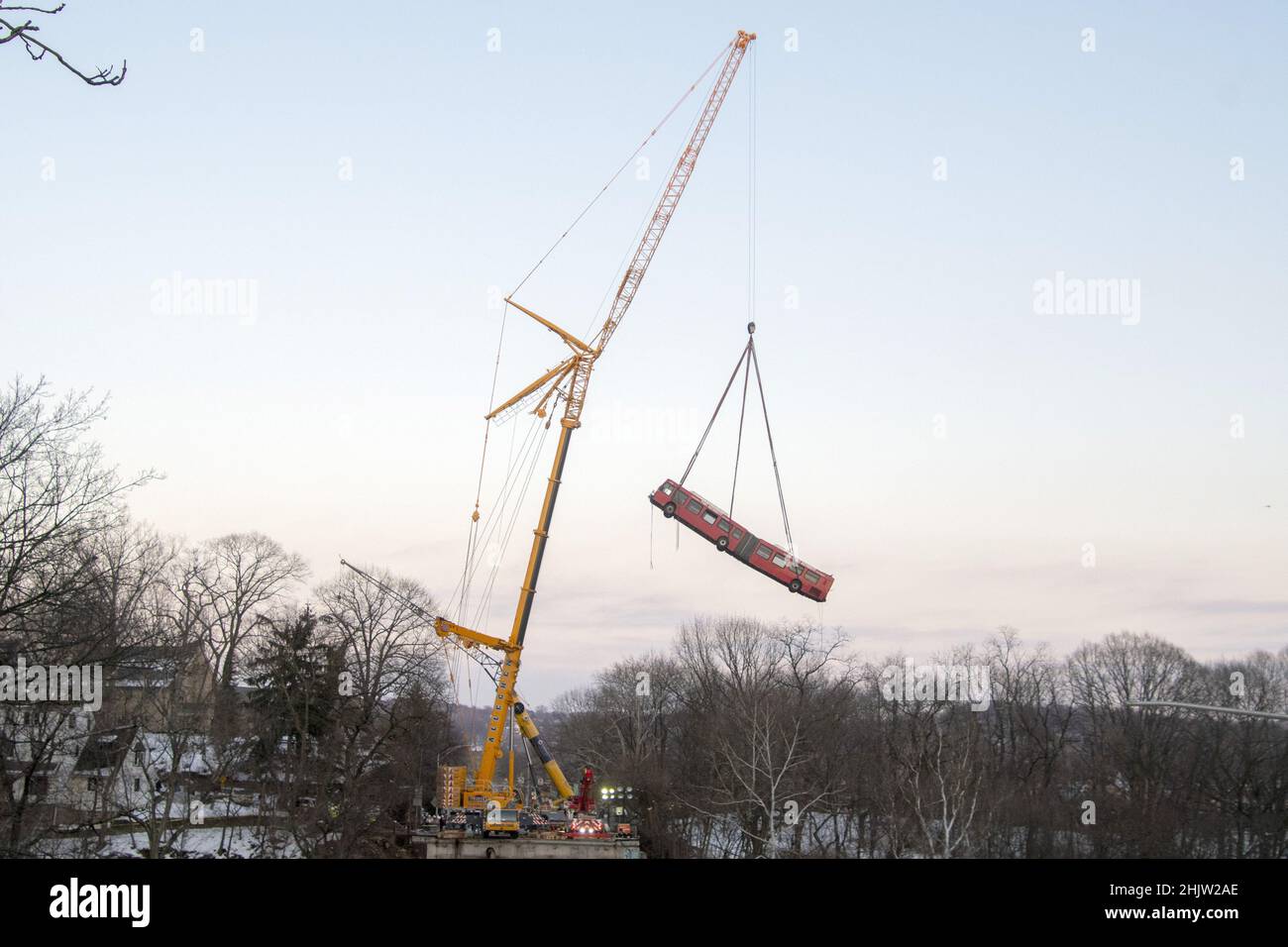 Pittsburgh, United States. 31st Jan, 2022. A crane slowly raises the 60 ...