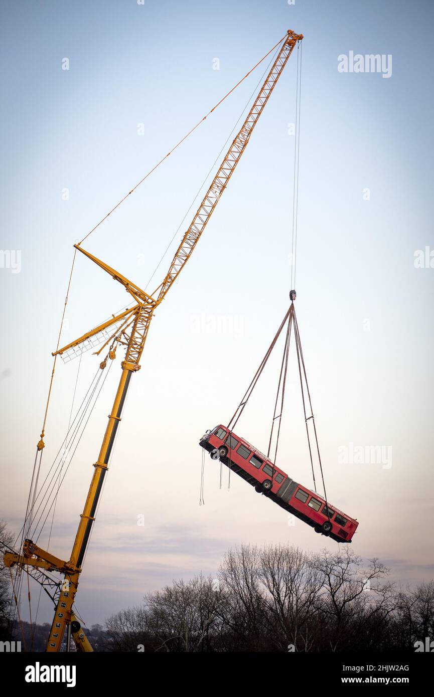 Pittsburgh bridge collapse 2022 hi-res stock photography and images - Alamy