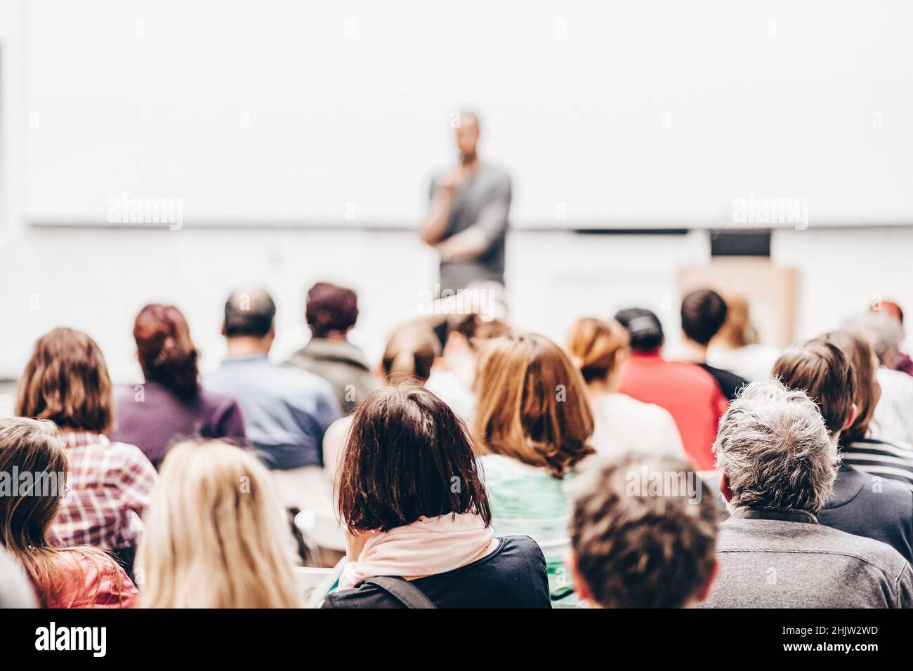 Man giving presentation hi-res stock photography and images - Alamy