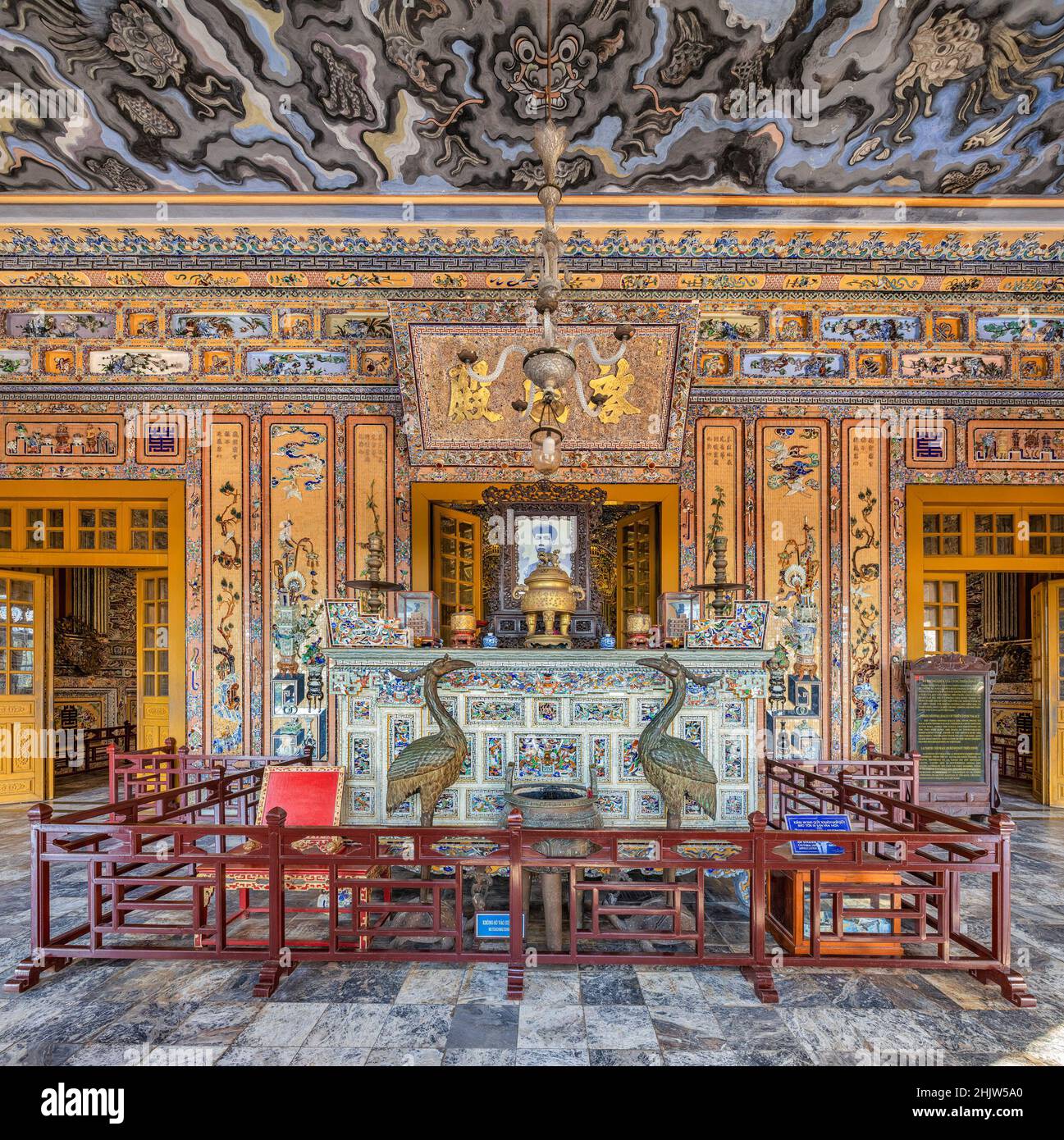 Huu Tong Tu house in the Imperial City with the Purple Forbidden City ...