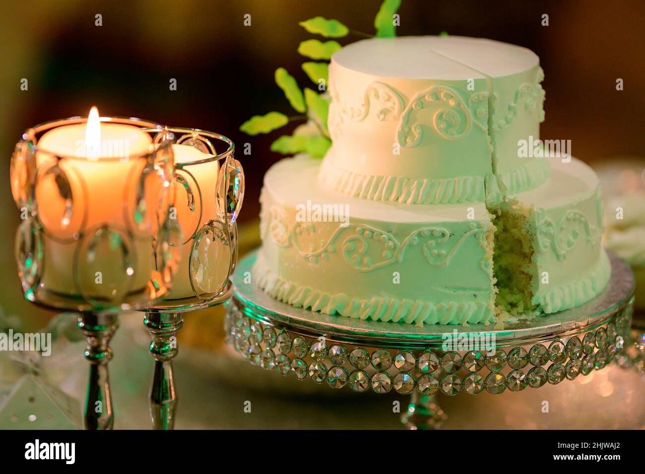 Elegant wedding cake slice hi-res stock photography and images - Alamy