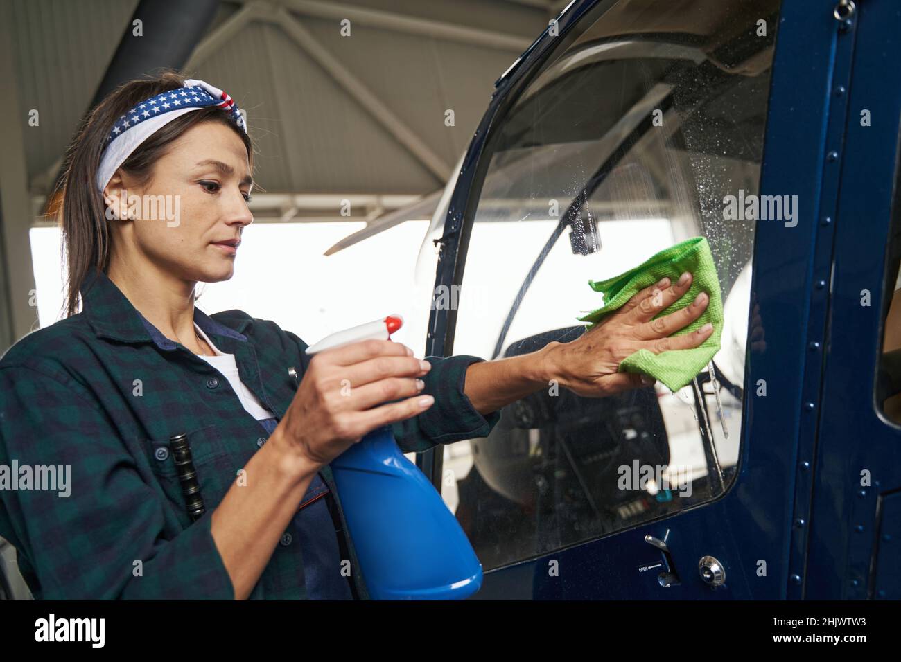 Commercial aircraft interior cleaning hi-res stock photography and ...