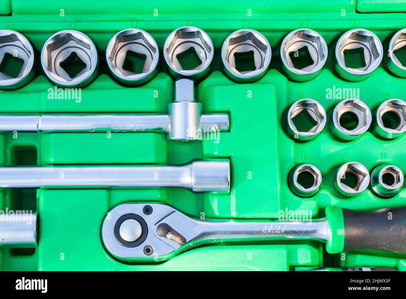 Large ratchet wrenches hi-res stock photography and images - Alamy