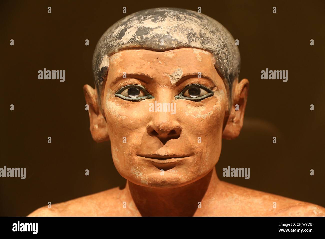 Seated scribe louvre hi-res stock photography and images - Alamy