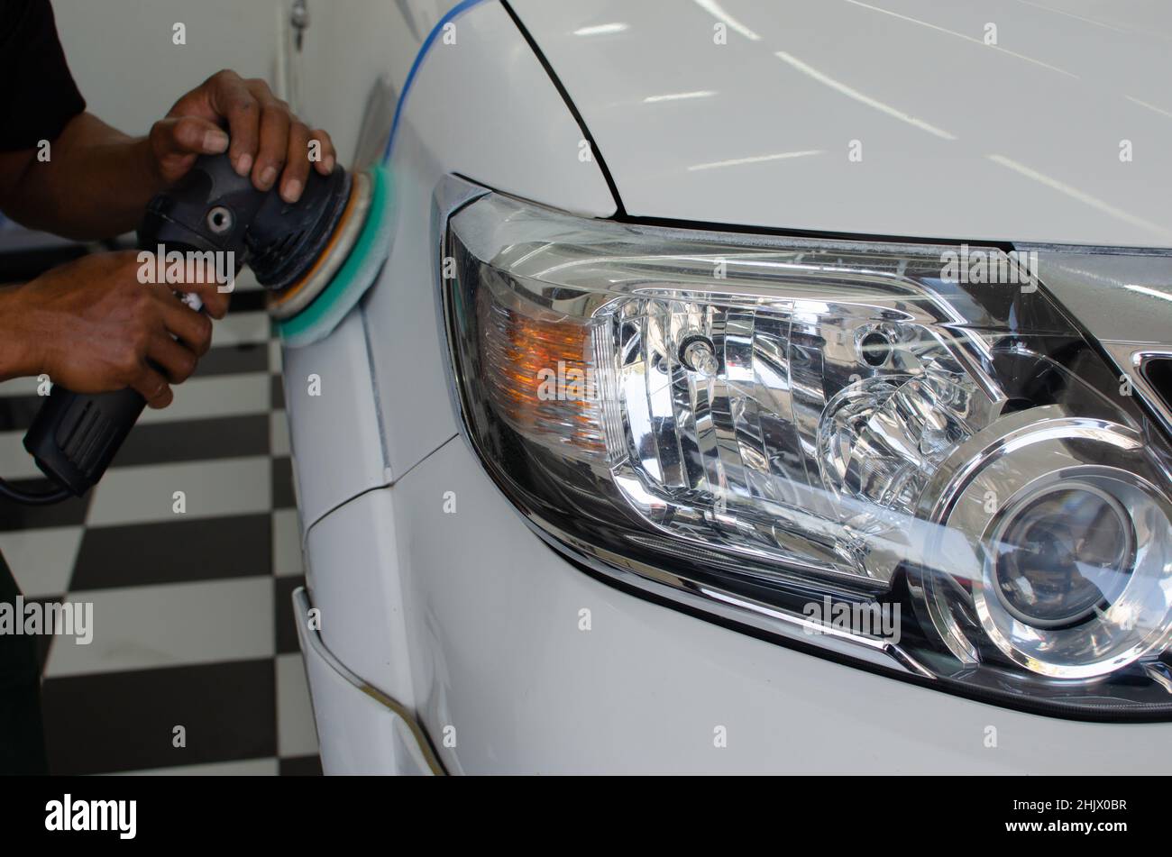 Auto polish hi-res stock photography and images - Alamy