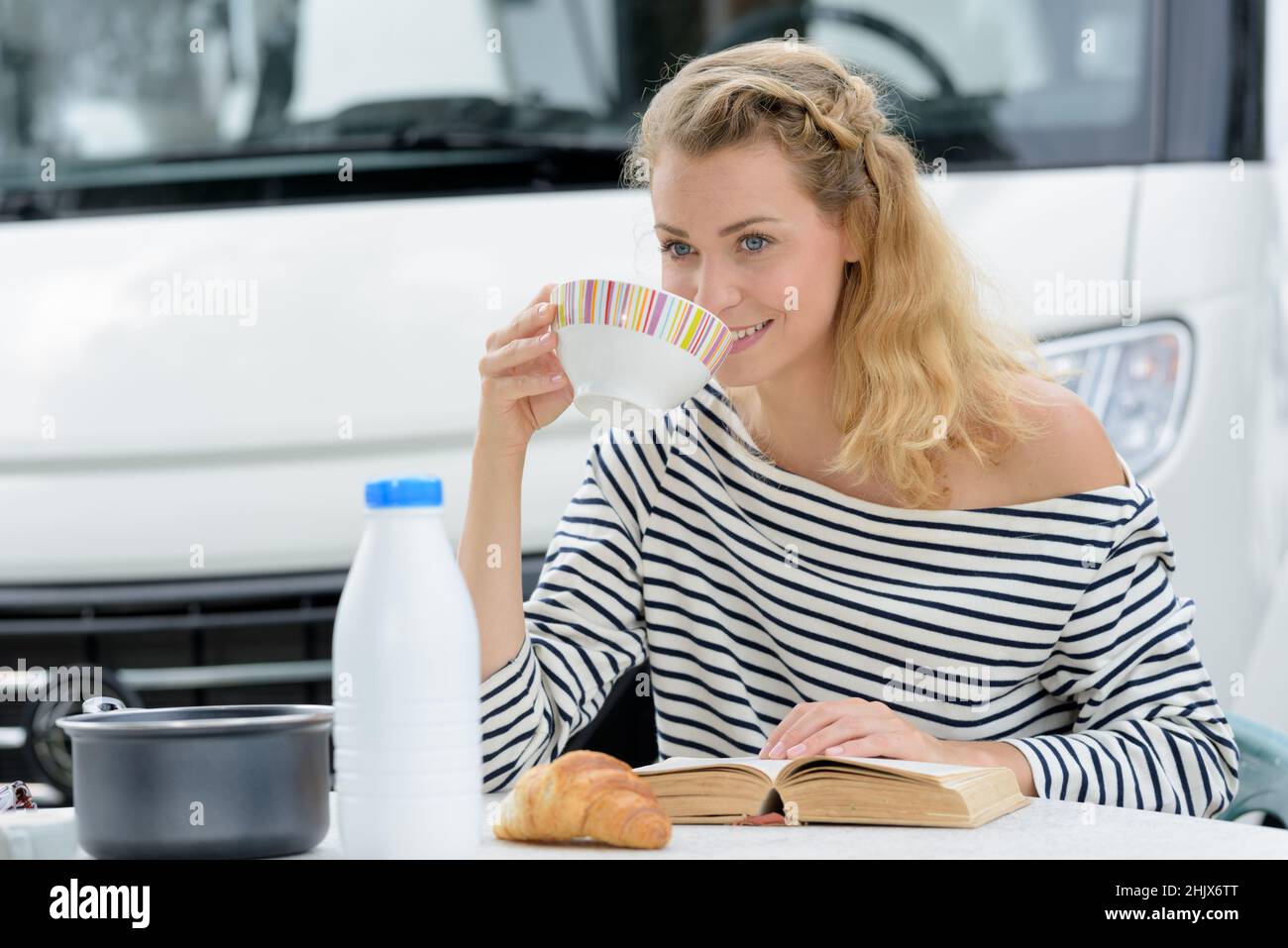 Motorhome breakfast hi-res stock photography and images - Alamy