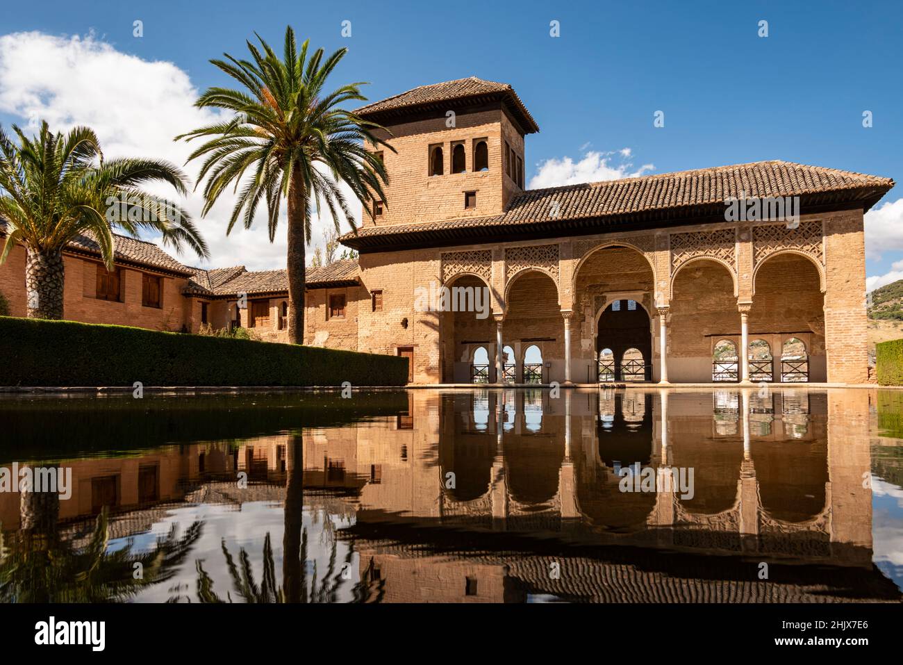 The Ladies Tower (Torre de las Damas / Partal Palace) in the Garden of ...