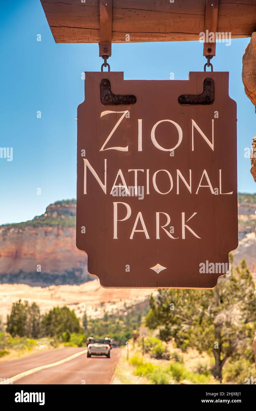 Zion National Park entrance sign, Utah Stock Photo - Alamy