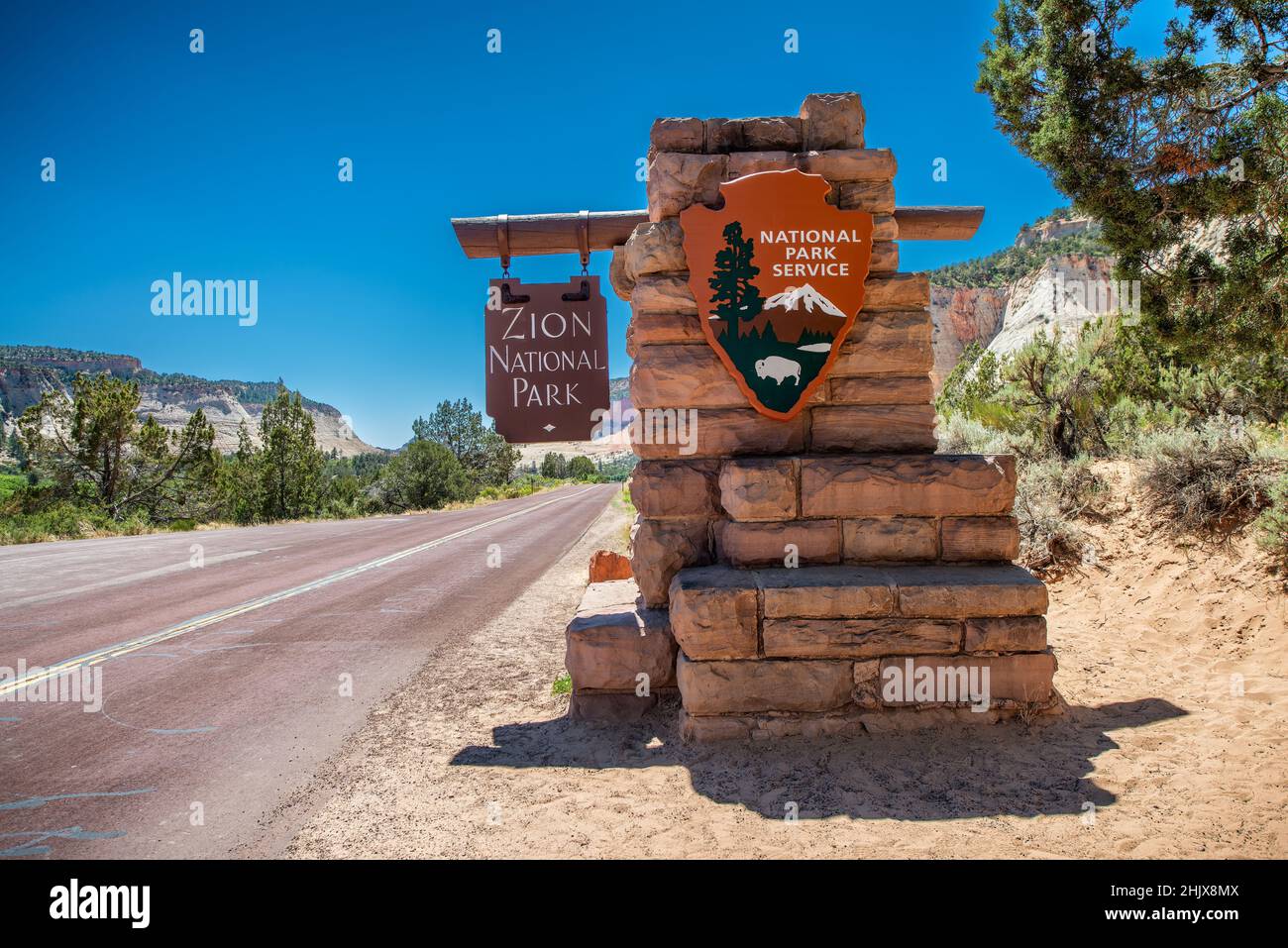 Zion National Park entrance sign, Utah Stock Photo - Alamy