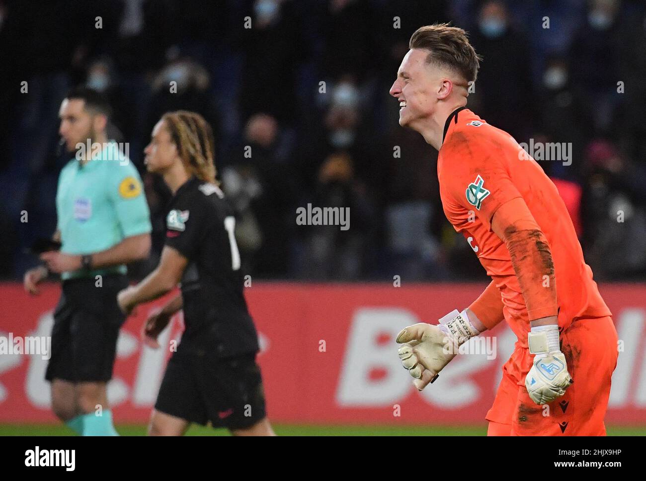 Nice's Polish goalkeeper Marcin Bulka celebrates winning the penalty ...