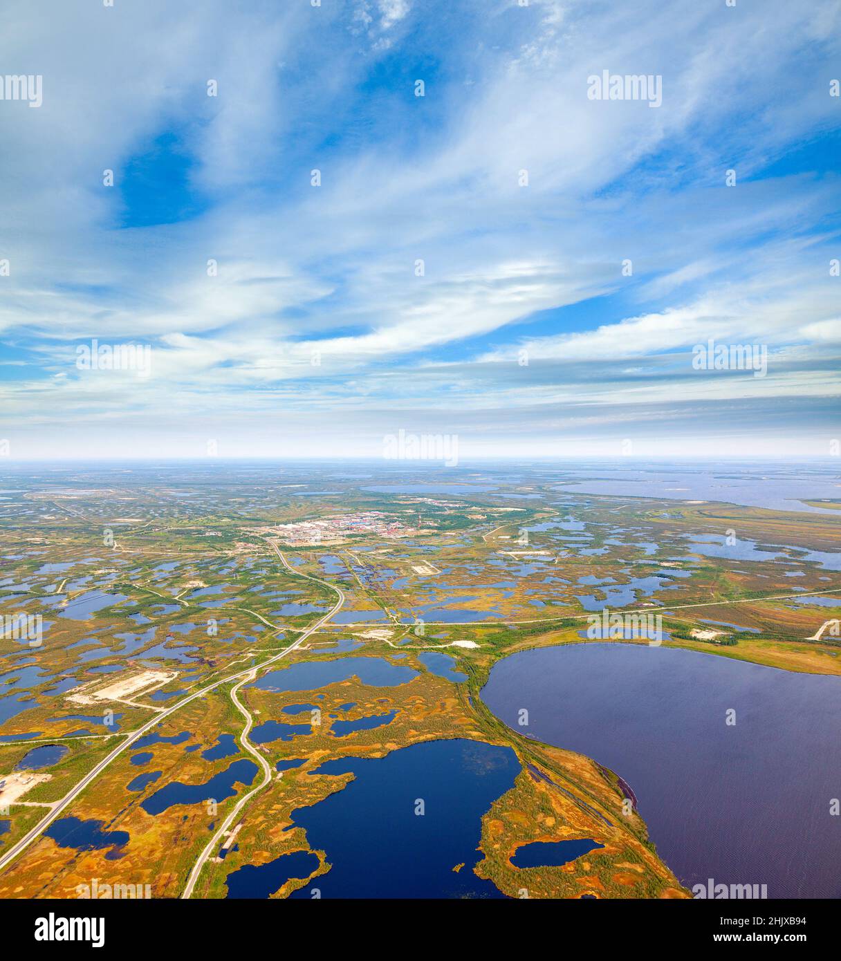Oil rig in swamp hi-res stock photography and images - Alamy