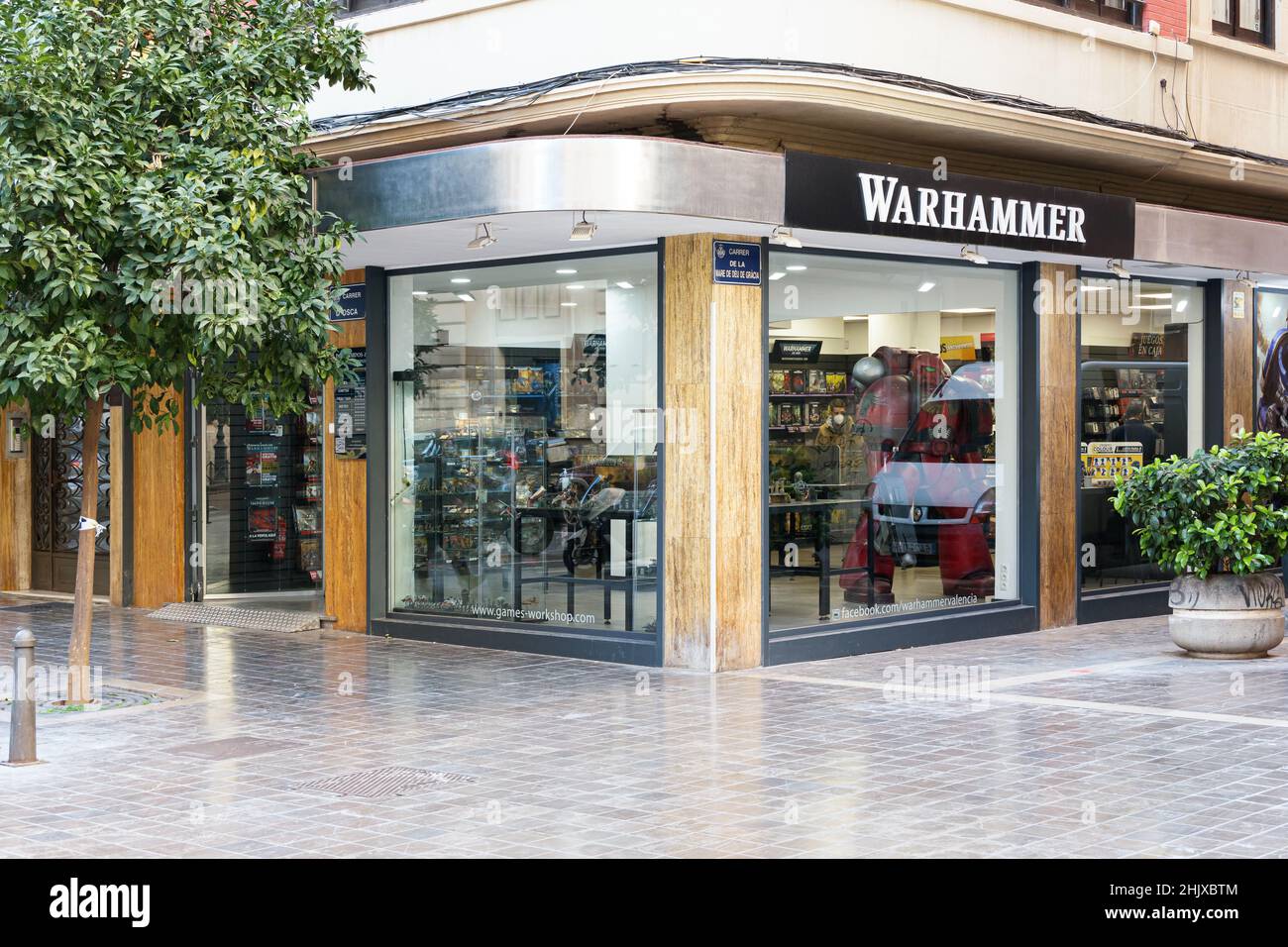 Medieval store sign hi-res stock photography and images - Alamy