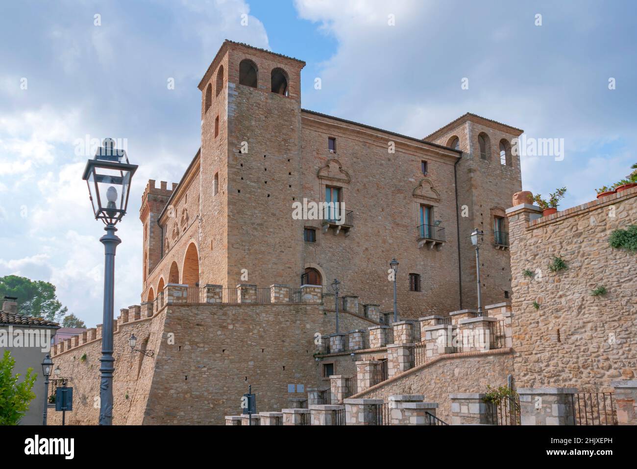 Via rione palazzo hi-res stock photography and images - Alamy