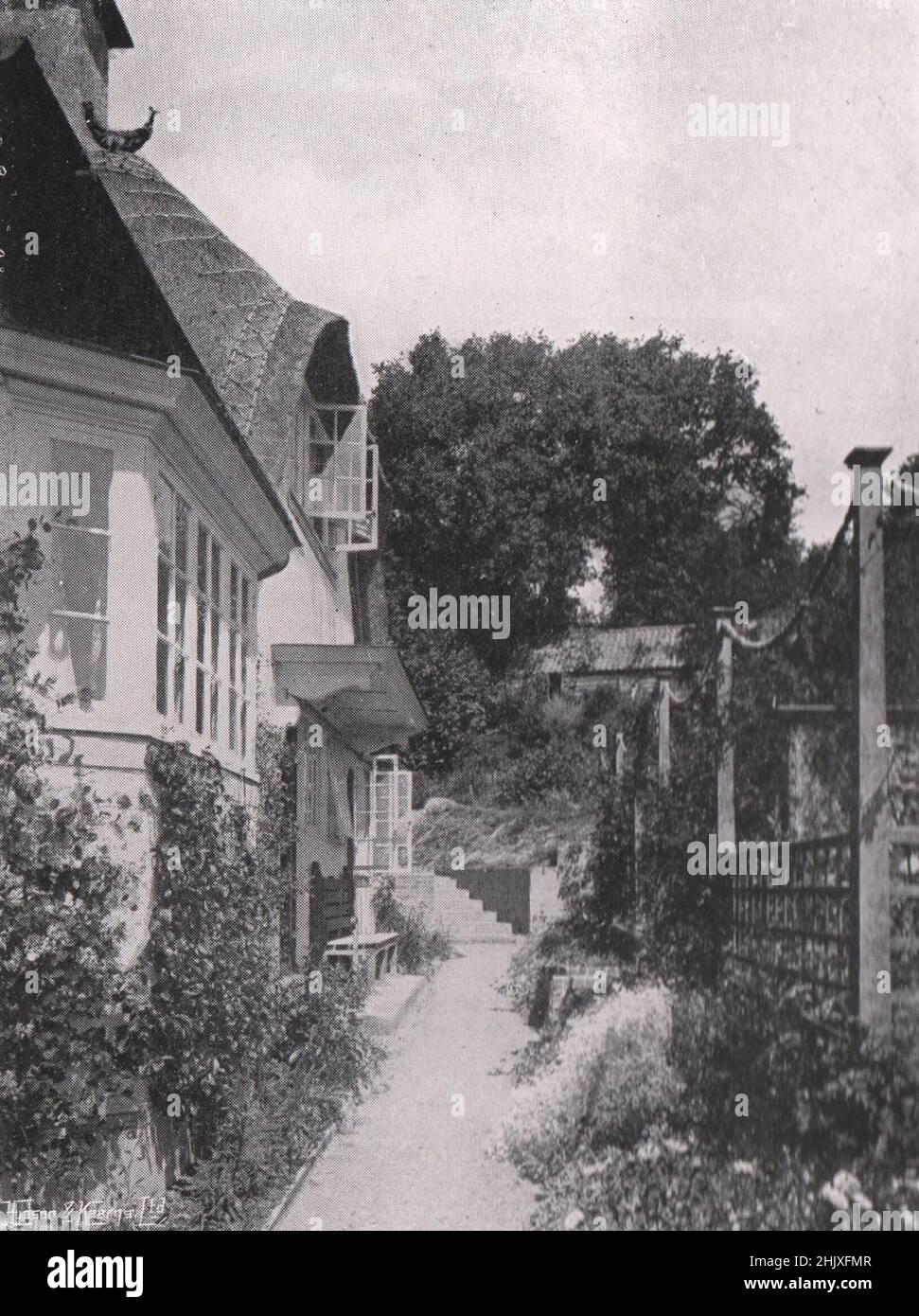 Hook surrey hi-res stock photography and images - Alamy