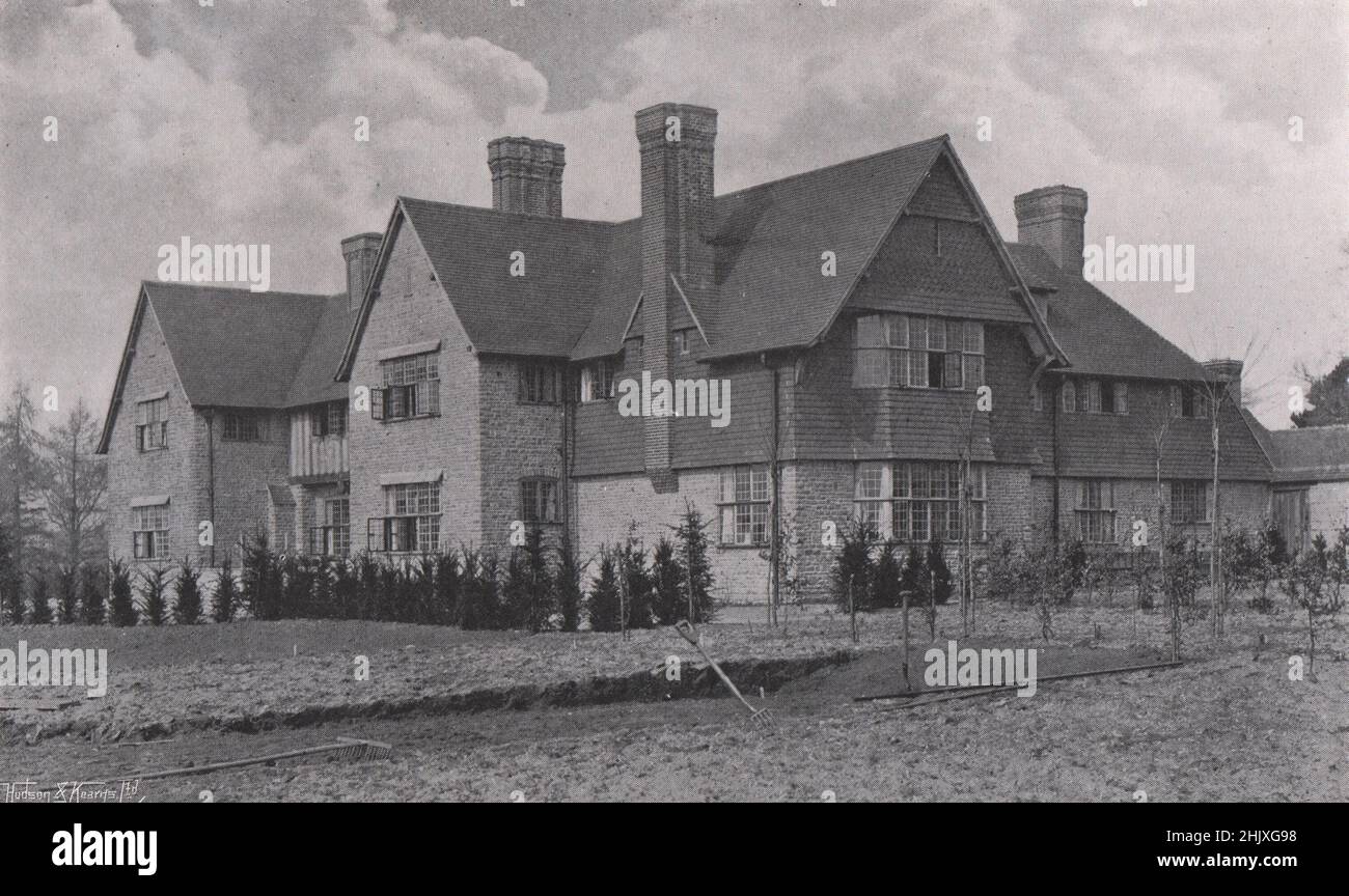 From the south-east. Hampshire. The Platts, near Petersfield - Designed ...