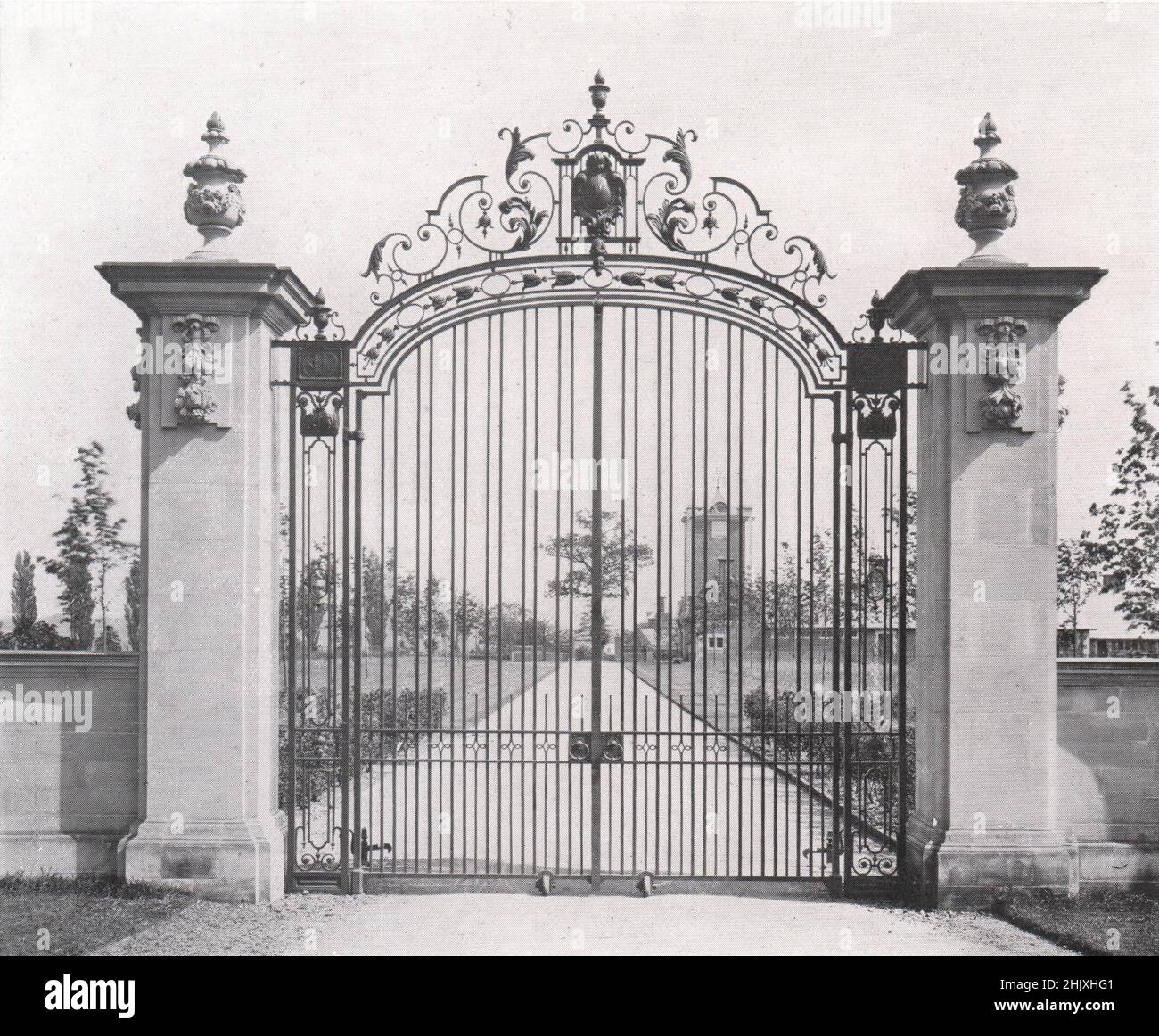 Dunchurch Lodge, Dunchurch, Rugby : Entrance Gates. Warwickshire ...