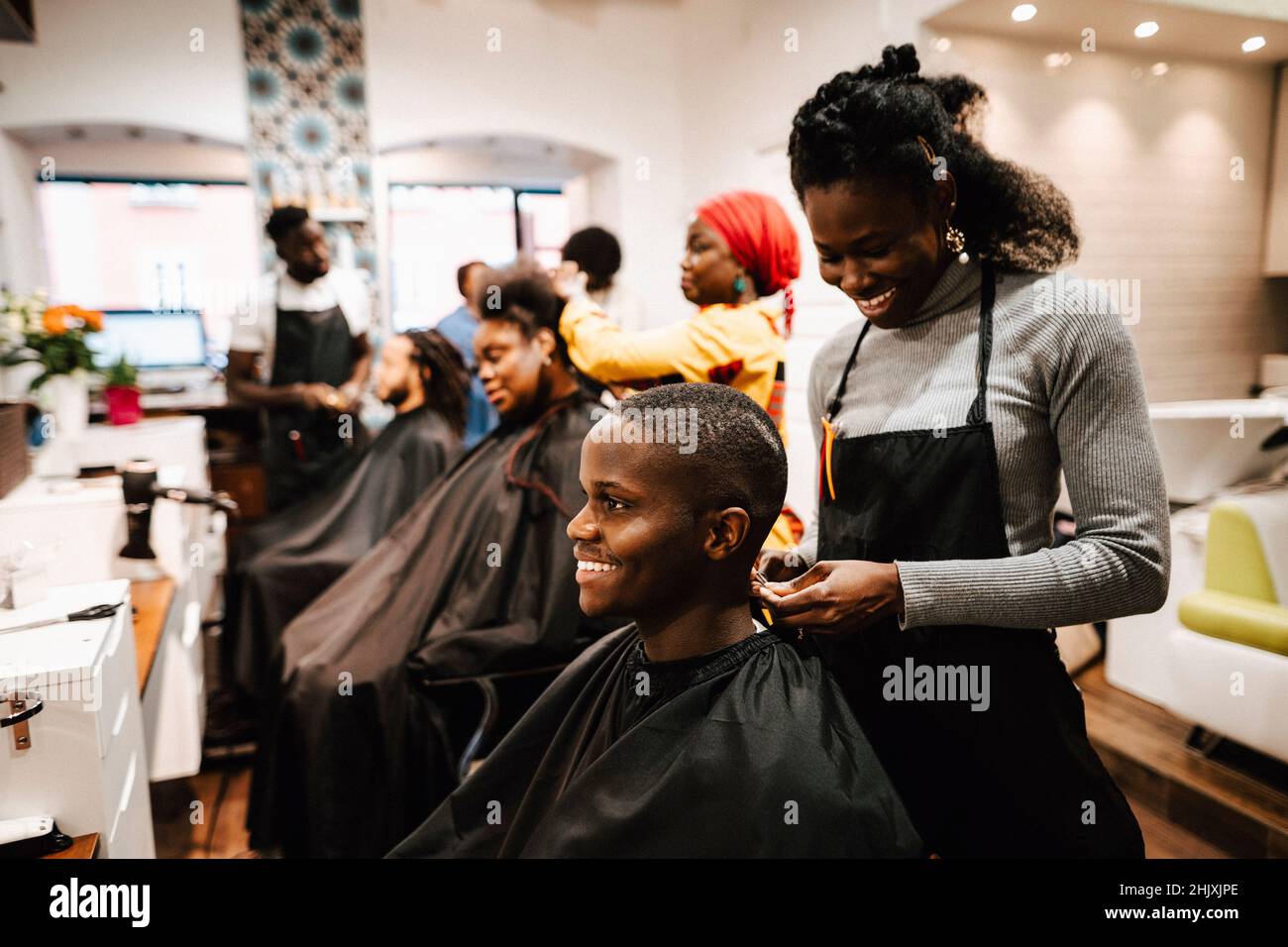 Female barber hi res stock photography and images Alamy