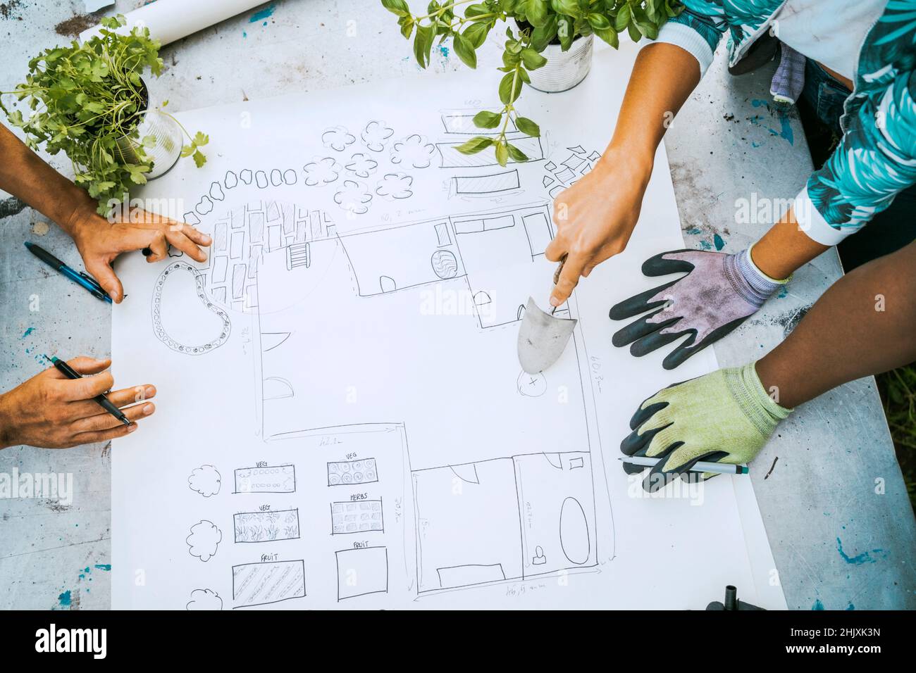 Hand pointing drawing hi-res stock photography and images - Alamy