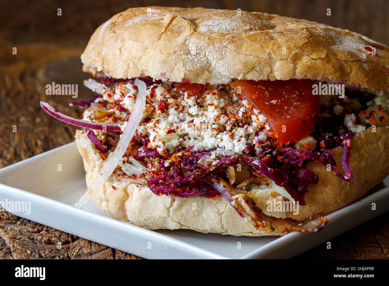 Doner kebap auf holz hi-res stock photography and images - Alamy