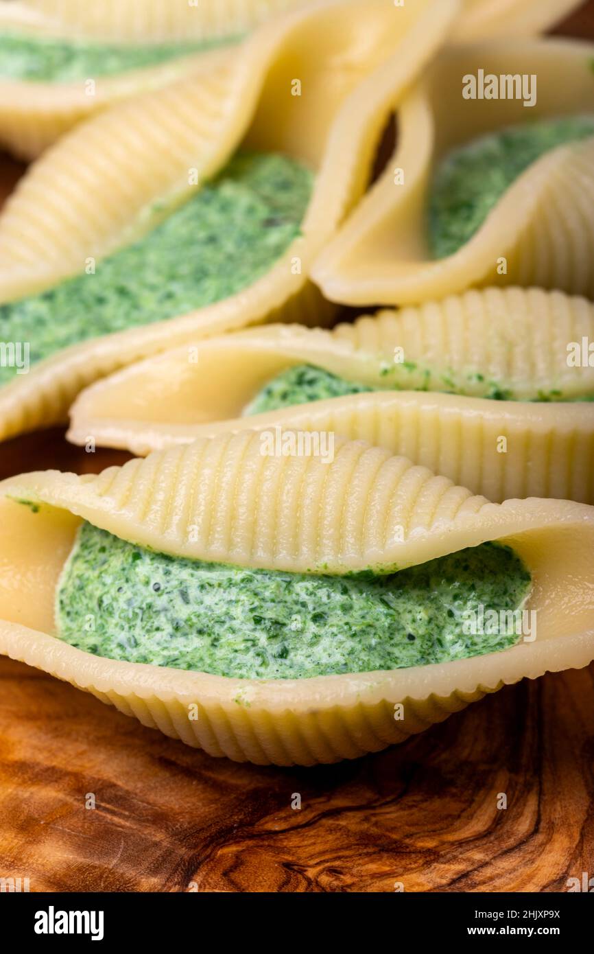 Spinat pasta hi-res stock photography and images - Alamy