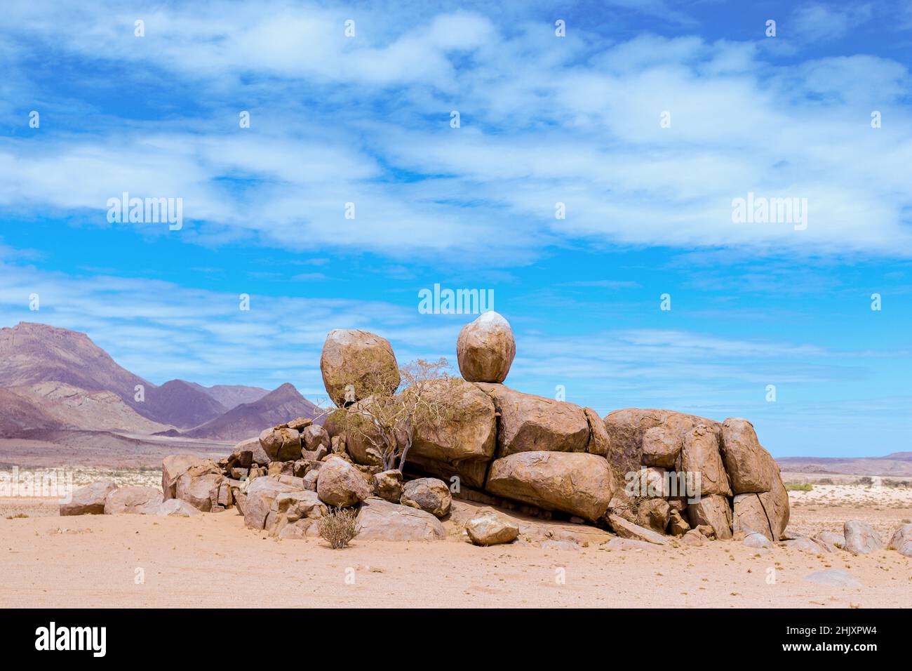 Namibian rock formation hi-res stock photography and images - Alamy