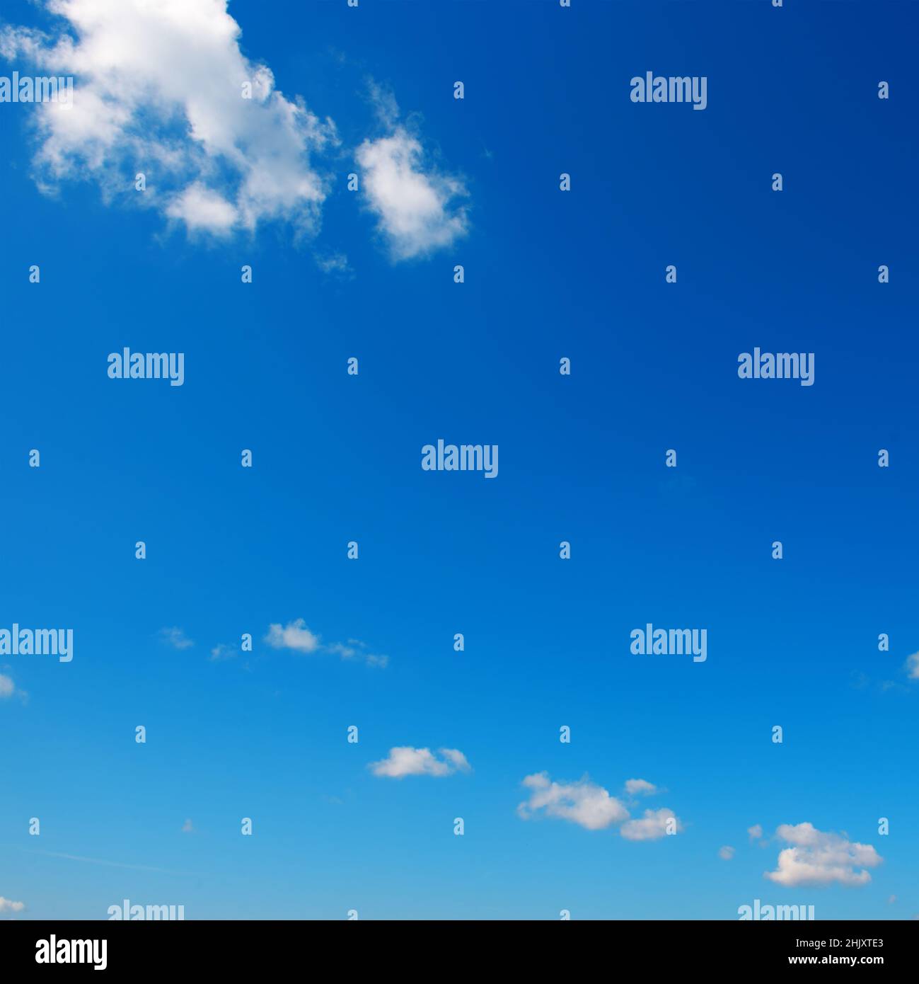 Summer sunshine blue sky hi-res stock photography and images - Alamy