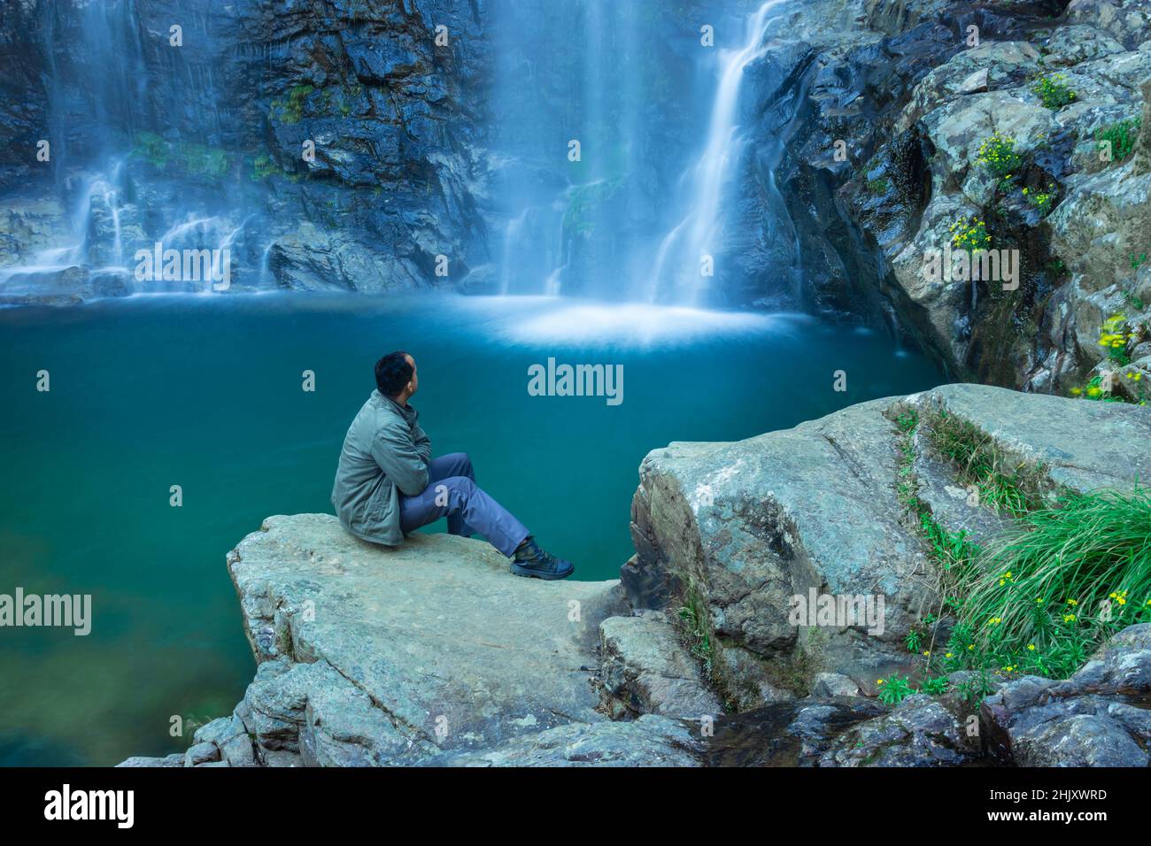 Isolation waterfall falling hi-res stock photography and images - Alamy