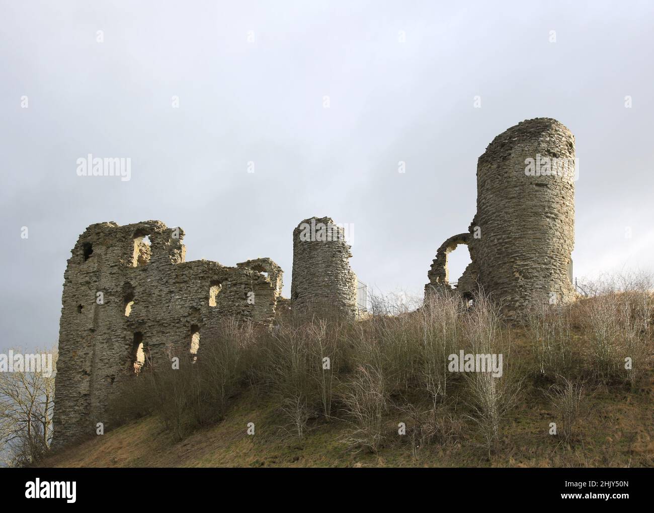 The ruins of Clun castle, Clun, Shropshire, England, UK Stock Photo - Alamy