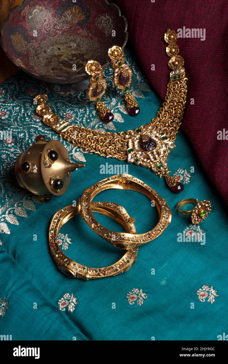Jewelry Antique Gold wedding set Stock Photo - Alamy