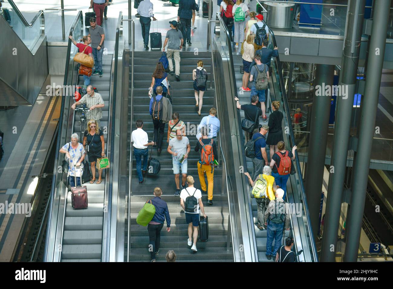 Treppe rolltreppe hi-res stock photography and images - Alamy