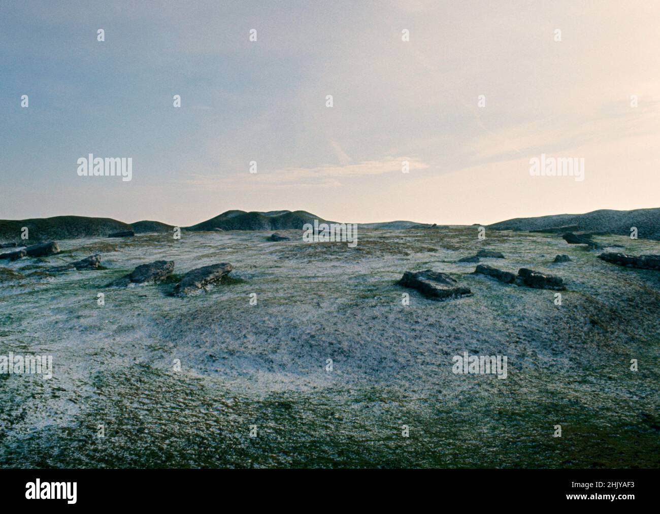 Neolithic barrow derbyshire peak district hi-res stock photography and ...