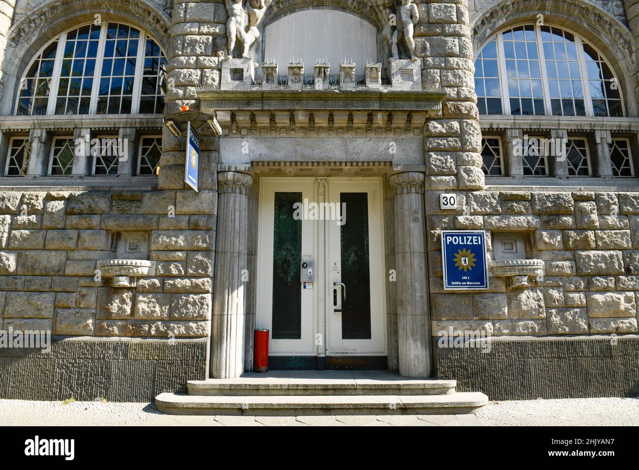 Lka lka berlin hi-res stock photography and images - Alamy