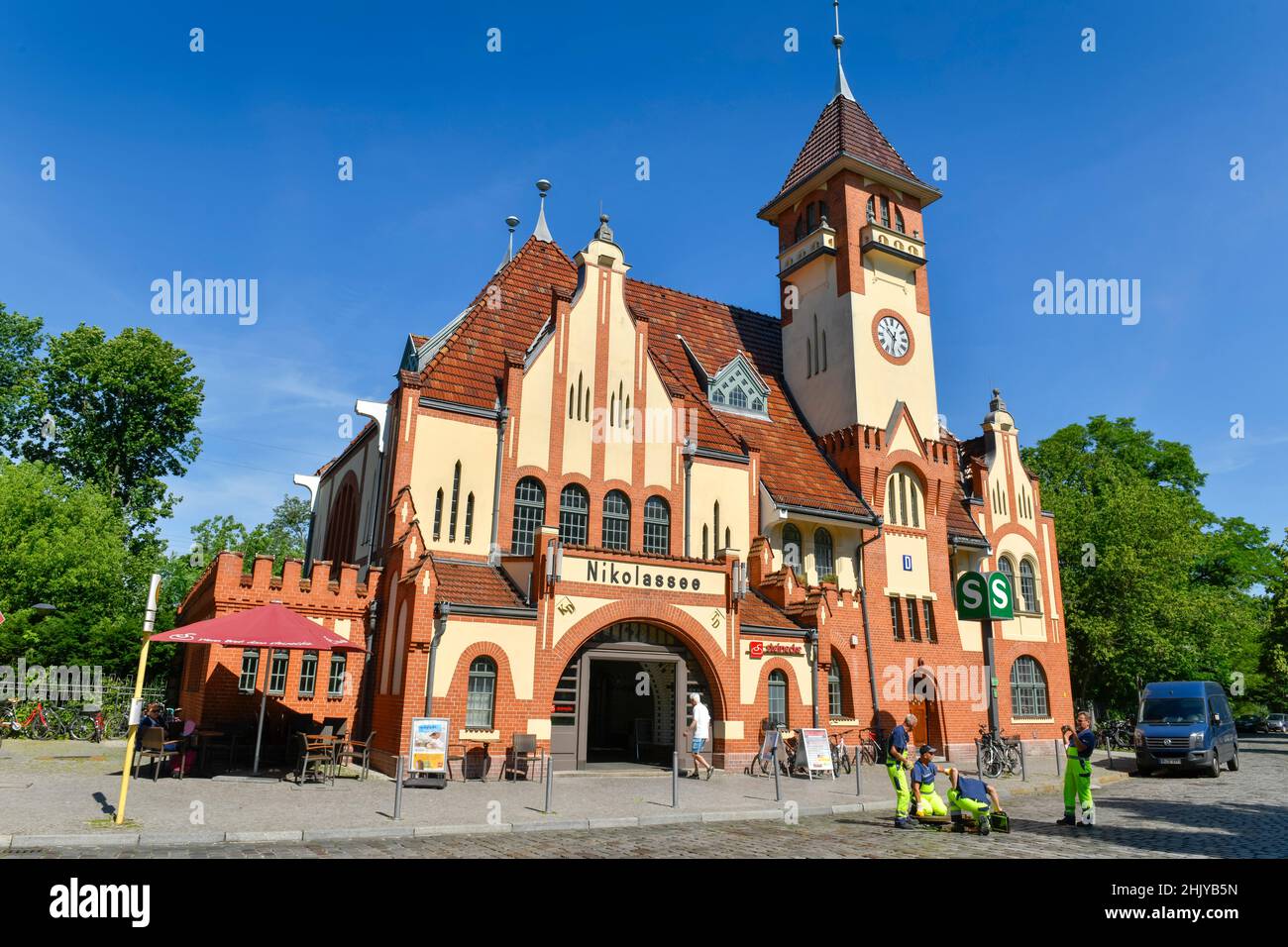 S-Bahnhof, Nikolassee, Zehlendorf, Berlin, Deutschland Stock Photo - Alamy