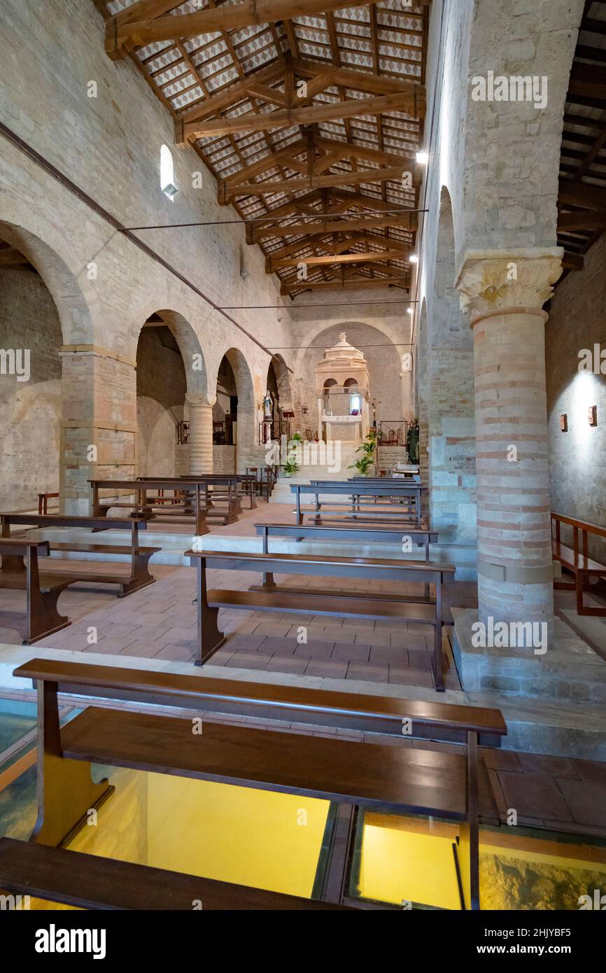 Abbey of San Clemente al Vomano, Interior, Guardia Vomano, Notaresco ...