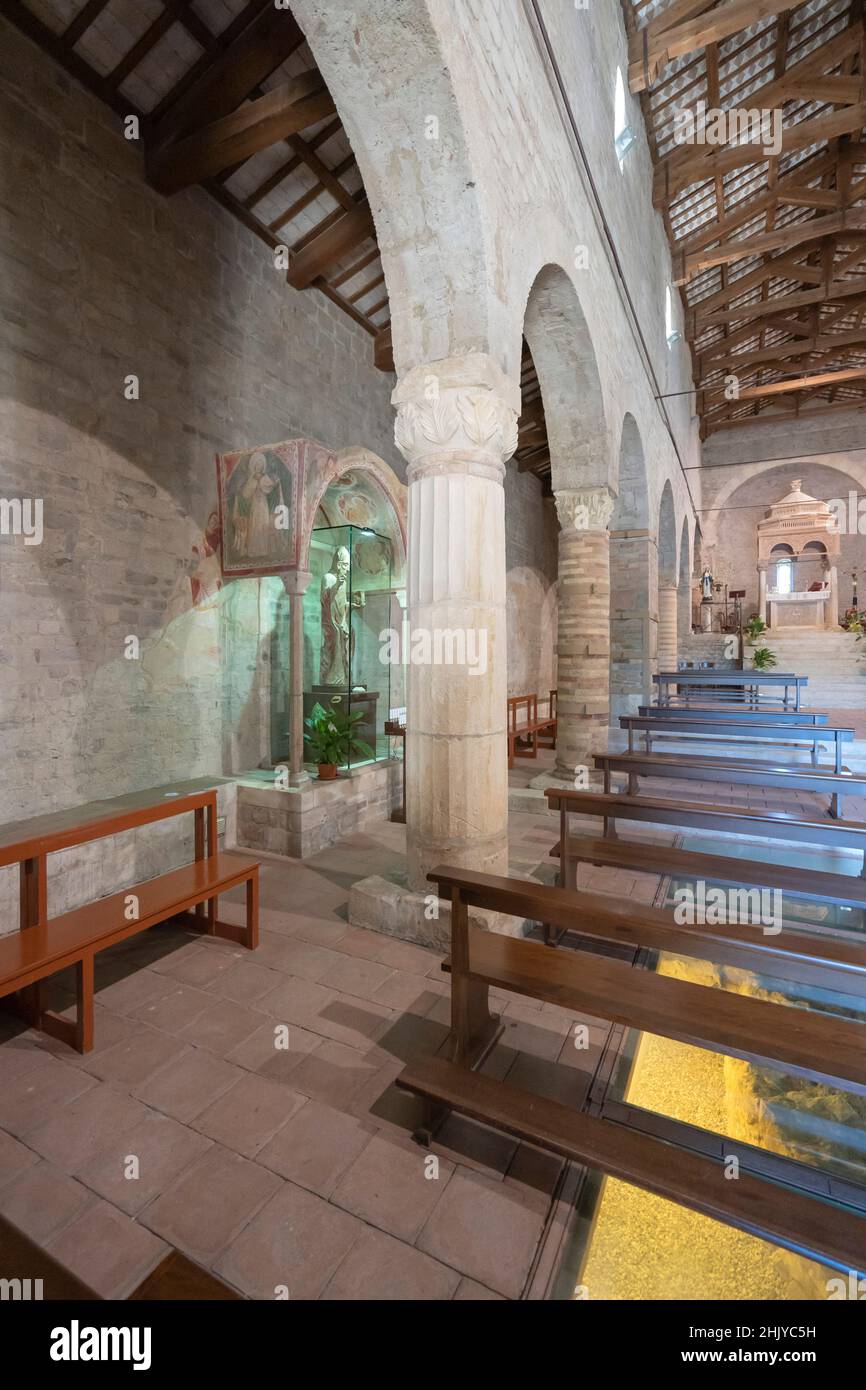 Abbey of San Clemente al Vomano, Interior, Guardia Vomano, Notaresco ...